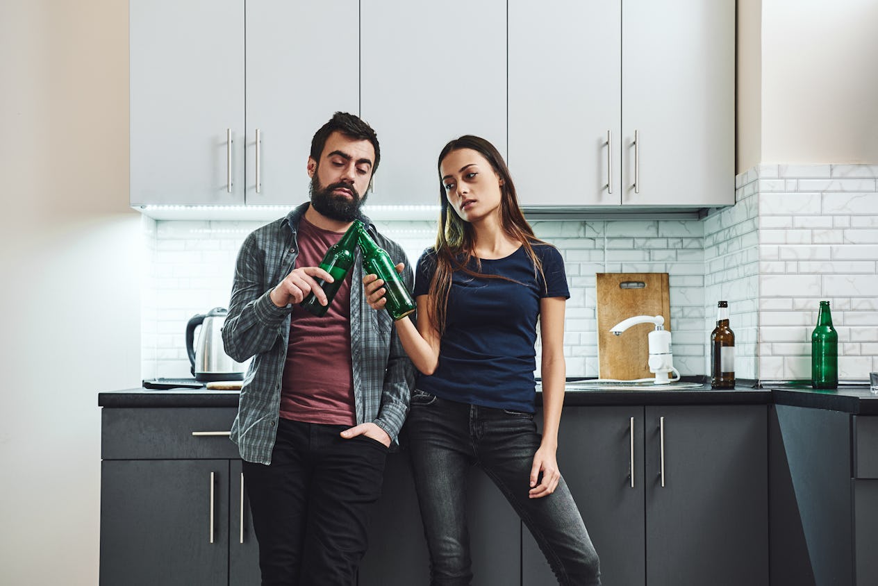 8 Signs Cutting Ties With A Family Member May Be Necessary, According ...