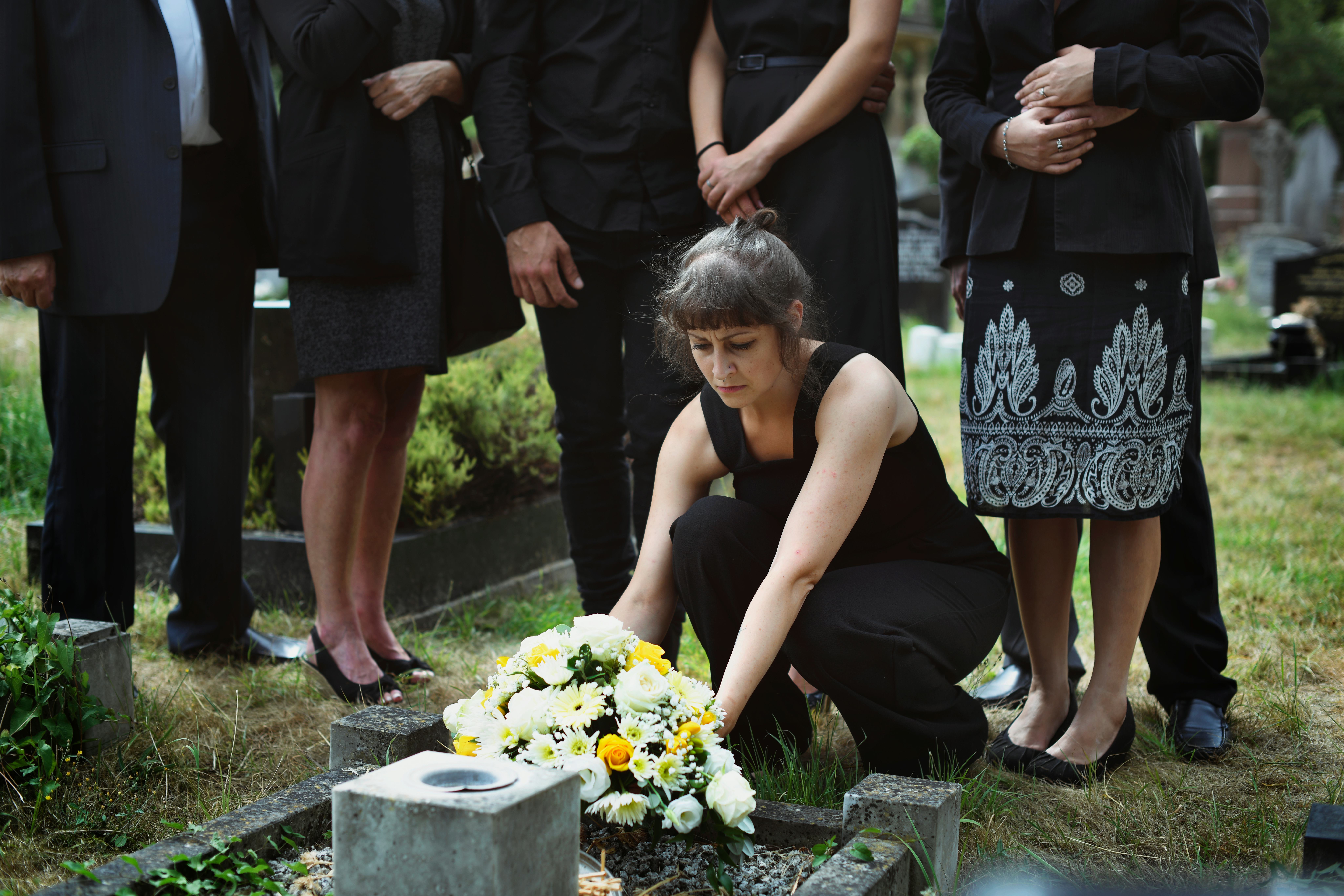 16 Non-Religious Funeral Readings From Poems
