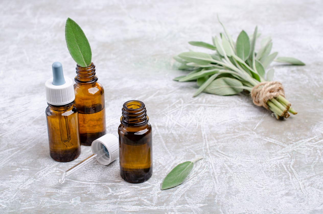 6 Ways To Avoid Being Haunted By Ghosts, According To Spiritual Mediums