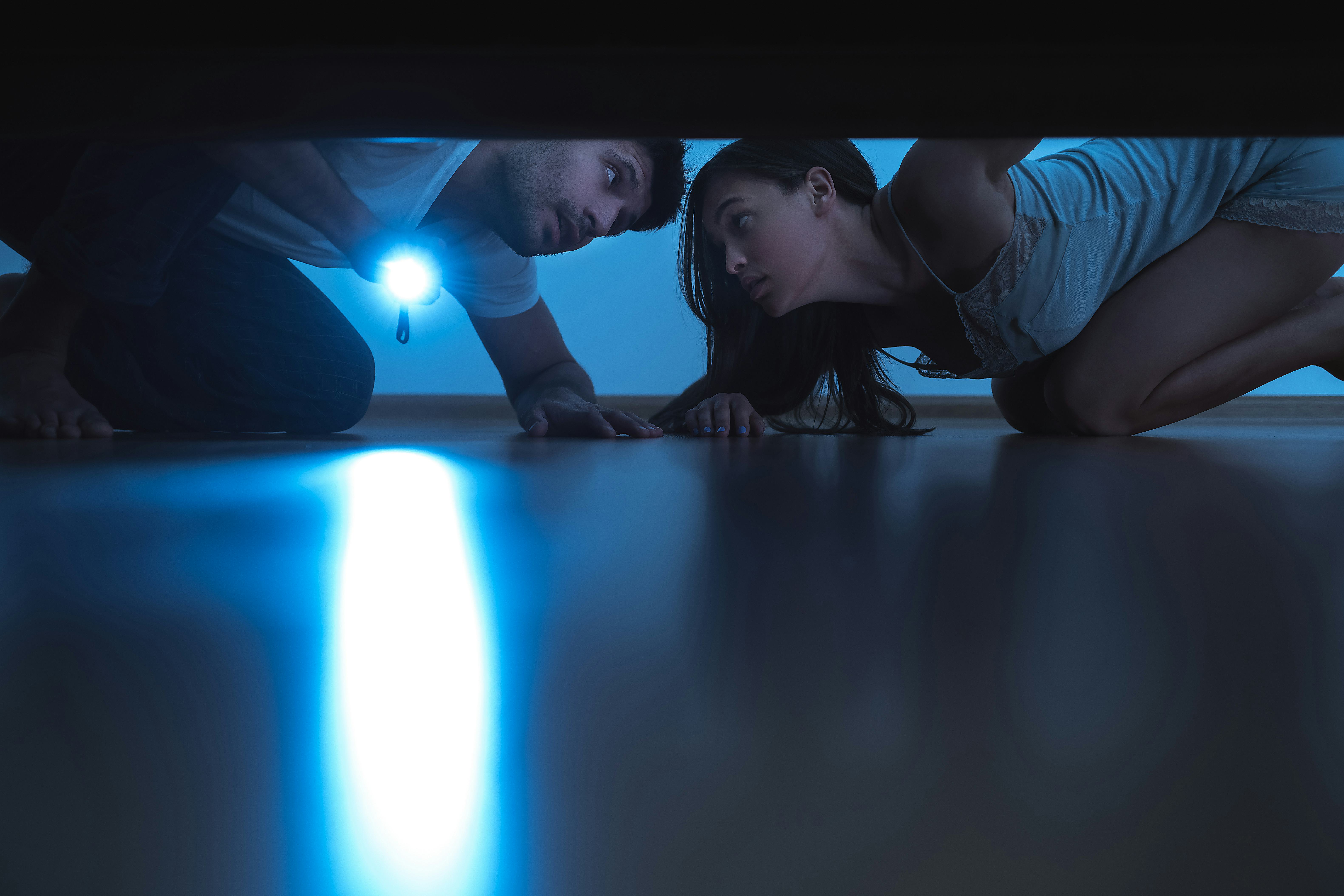 6 Ways To Avoid Being Haunted By Ghosts, According To Spiritual Mediums