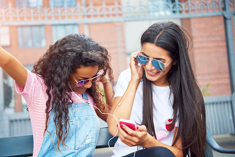 How To Share Music Between Headphones With iOS 13 & Show Off Your Fave ...