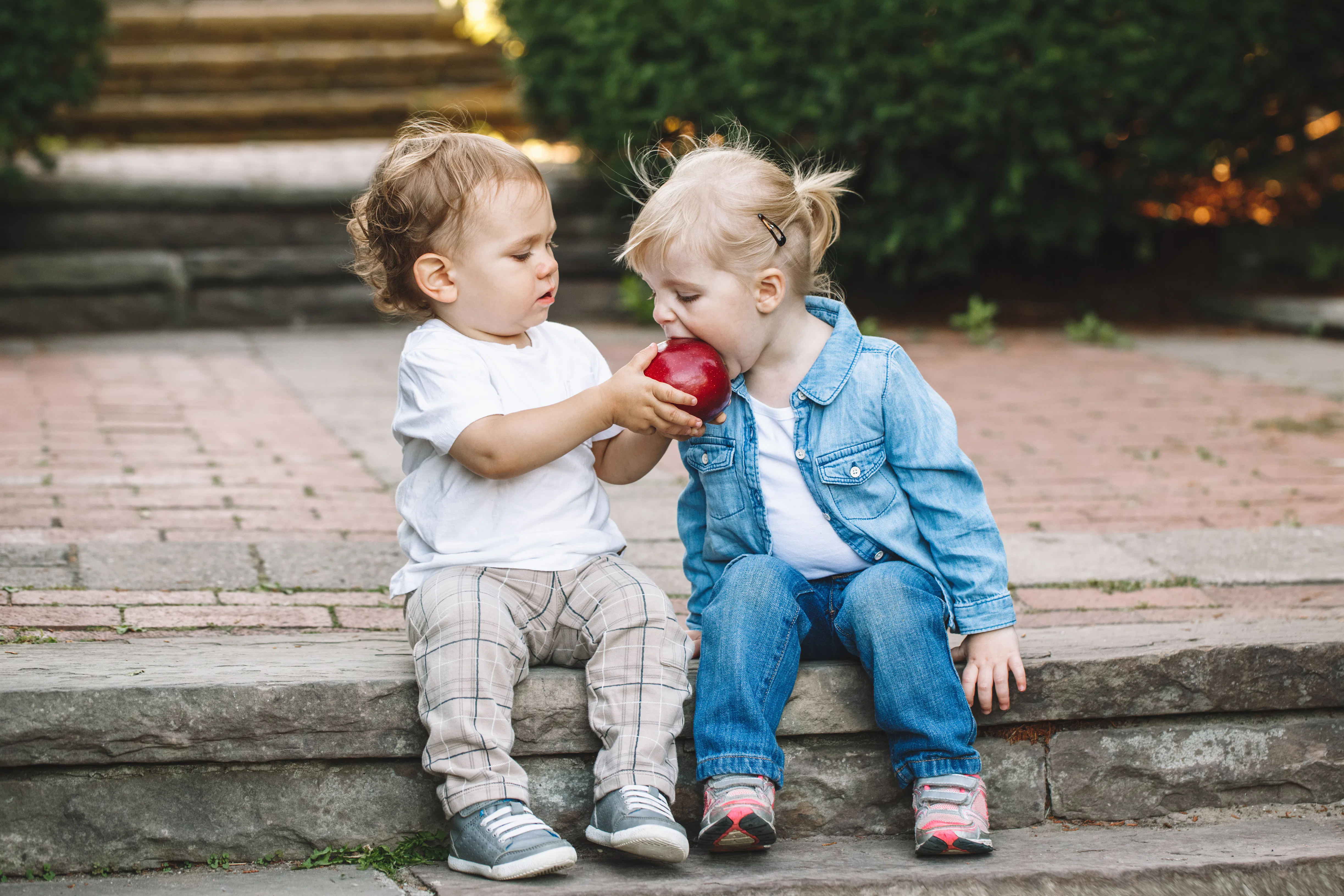 What Makes A Good Friend? 20 Kids Share Their Best BFF Qualities