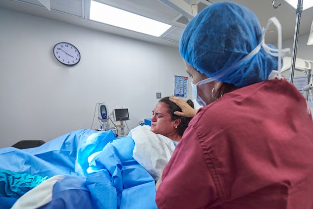 4 Stages Of Labor & Delivery That Every Mom-To-Be Experiences