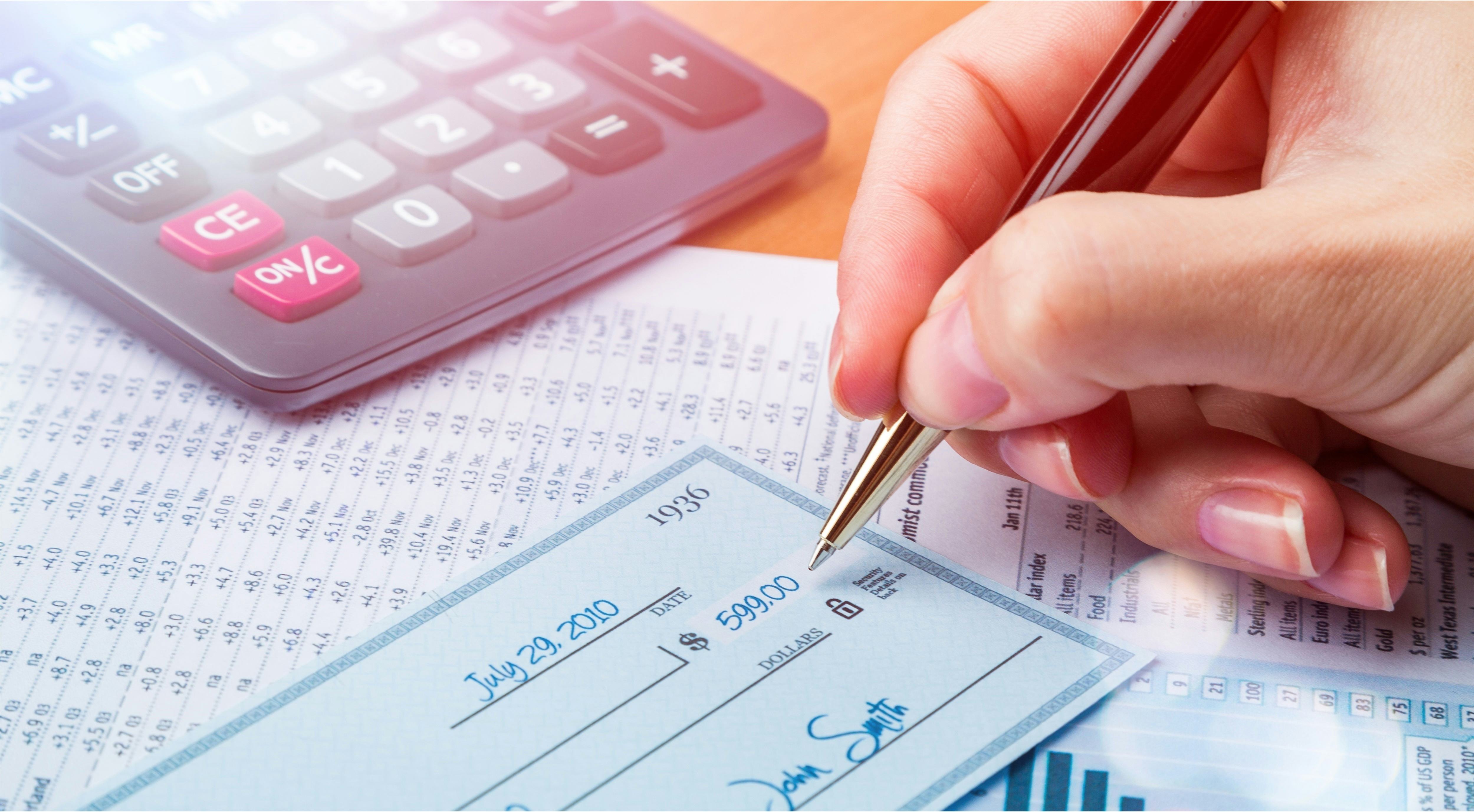 Wedding Plus One Etiquette: 12 Rules You Must Know About Bringing A Guest