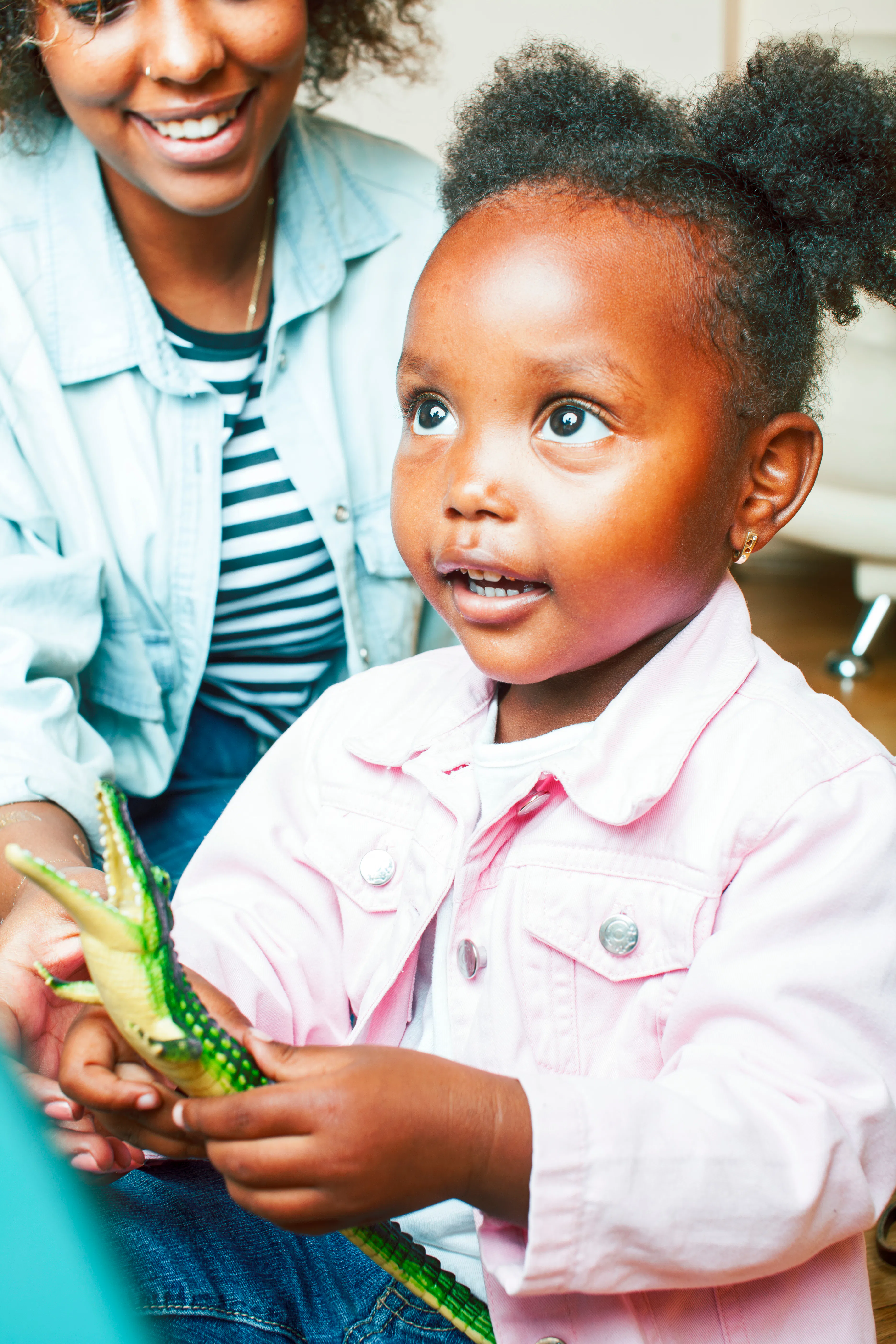 30 Captions For Becoming An Aunt & Stepping Into Your Coolest Role Yet