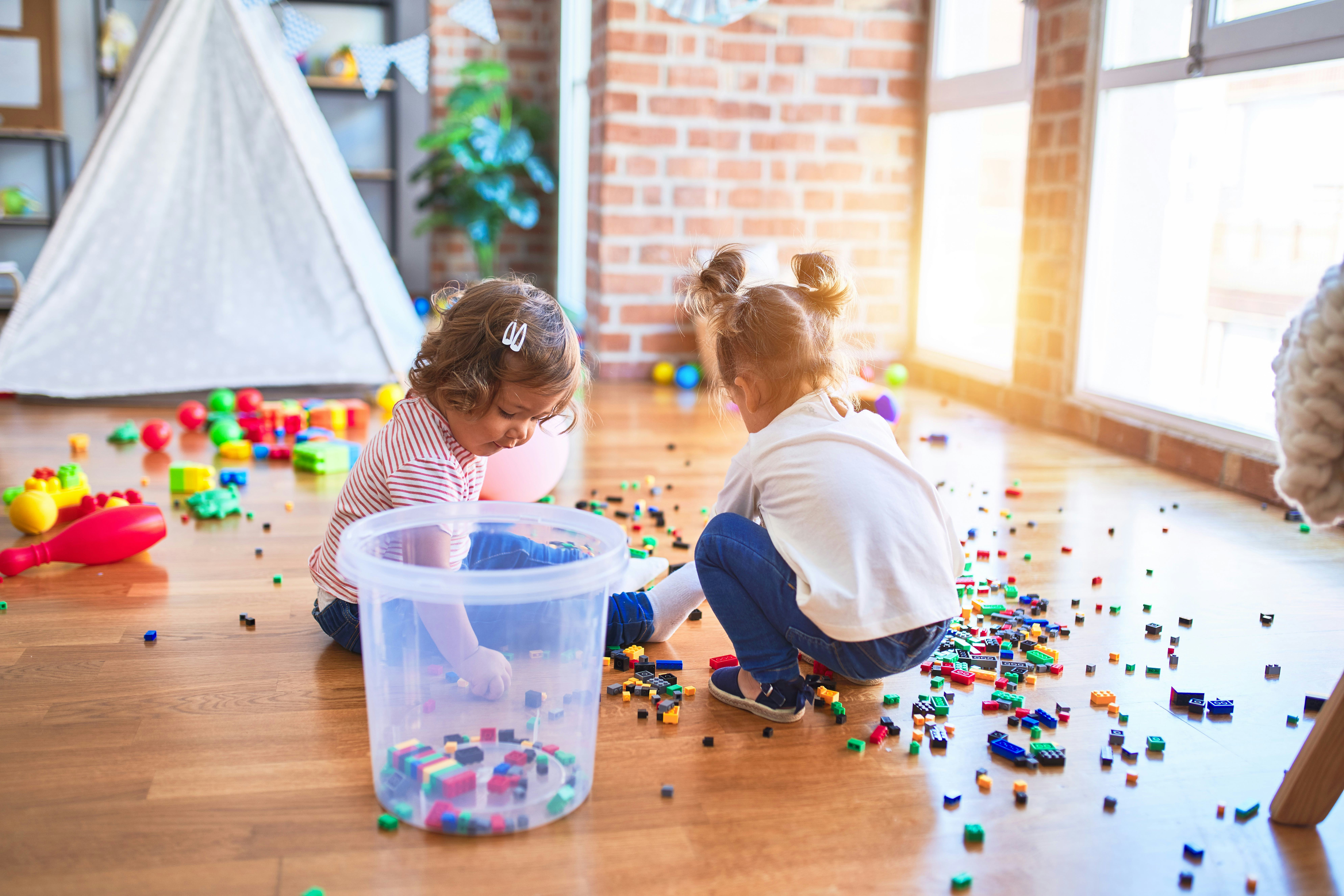 How Toddlers Benefit From Playdates, No Matter How Lazily Supervised