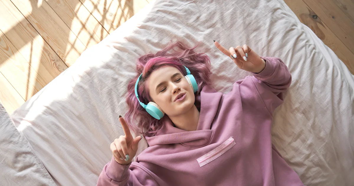 14 Indie Songs About Love That ll Make You Melt 14 Indie Songs About Love That ll Make You Melt