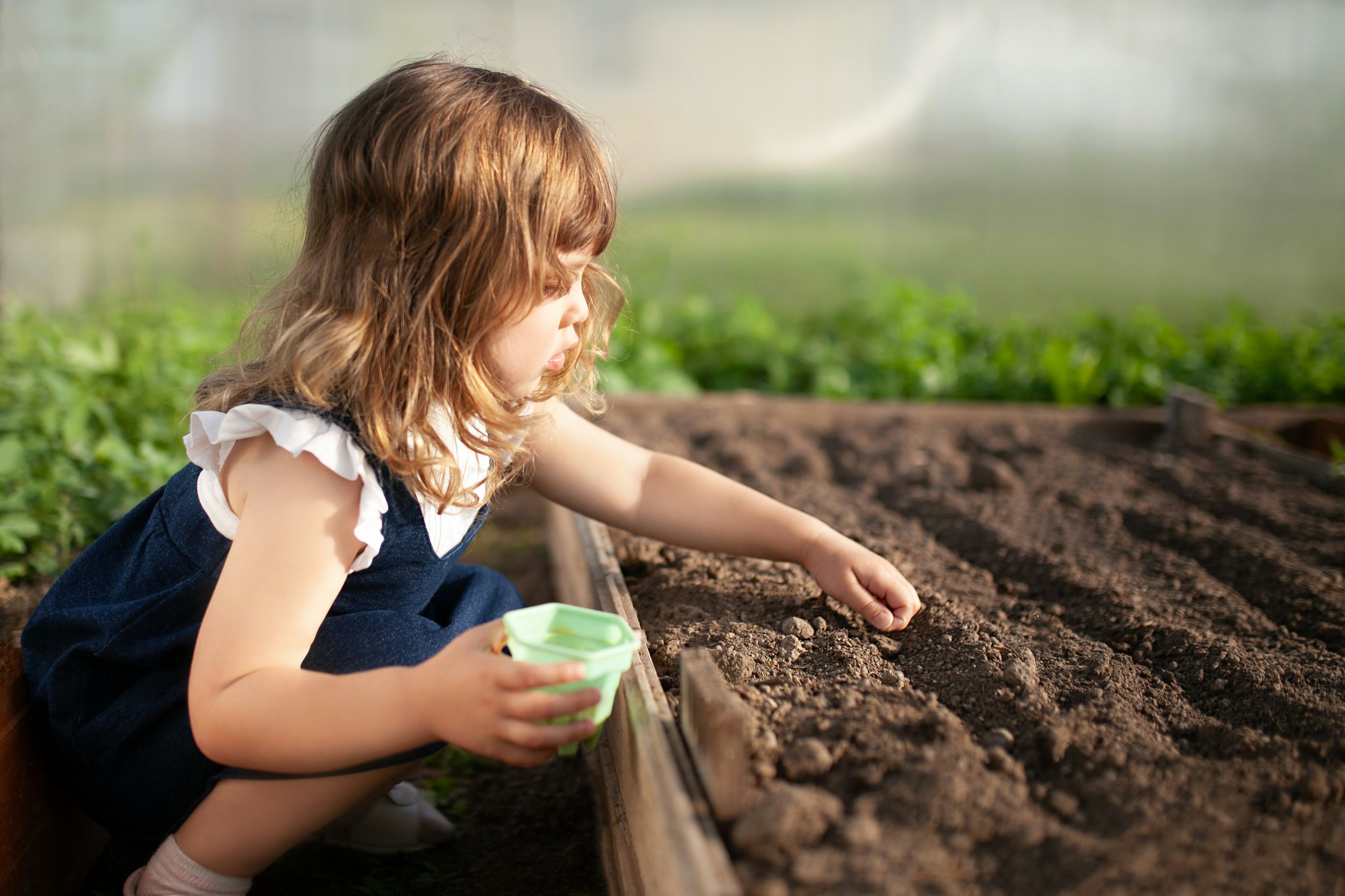 Your Toddler Ate Dirt, Now What? Experts Say Not To Panic