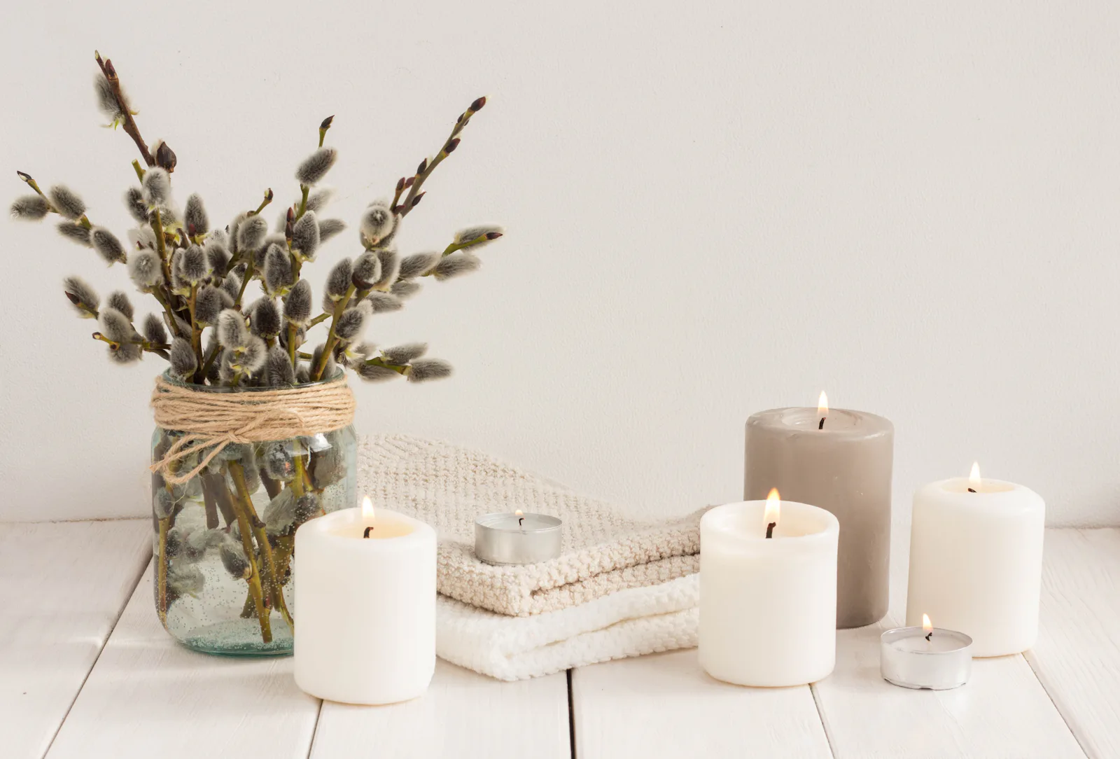 The 6 Best Cheap Candles Under $30 On Amazon