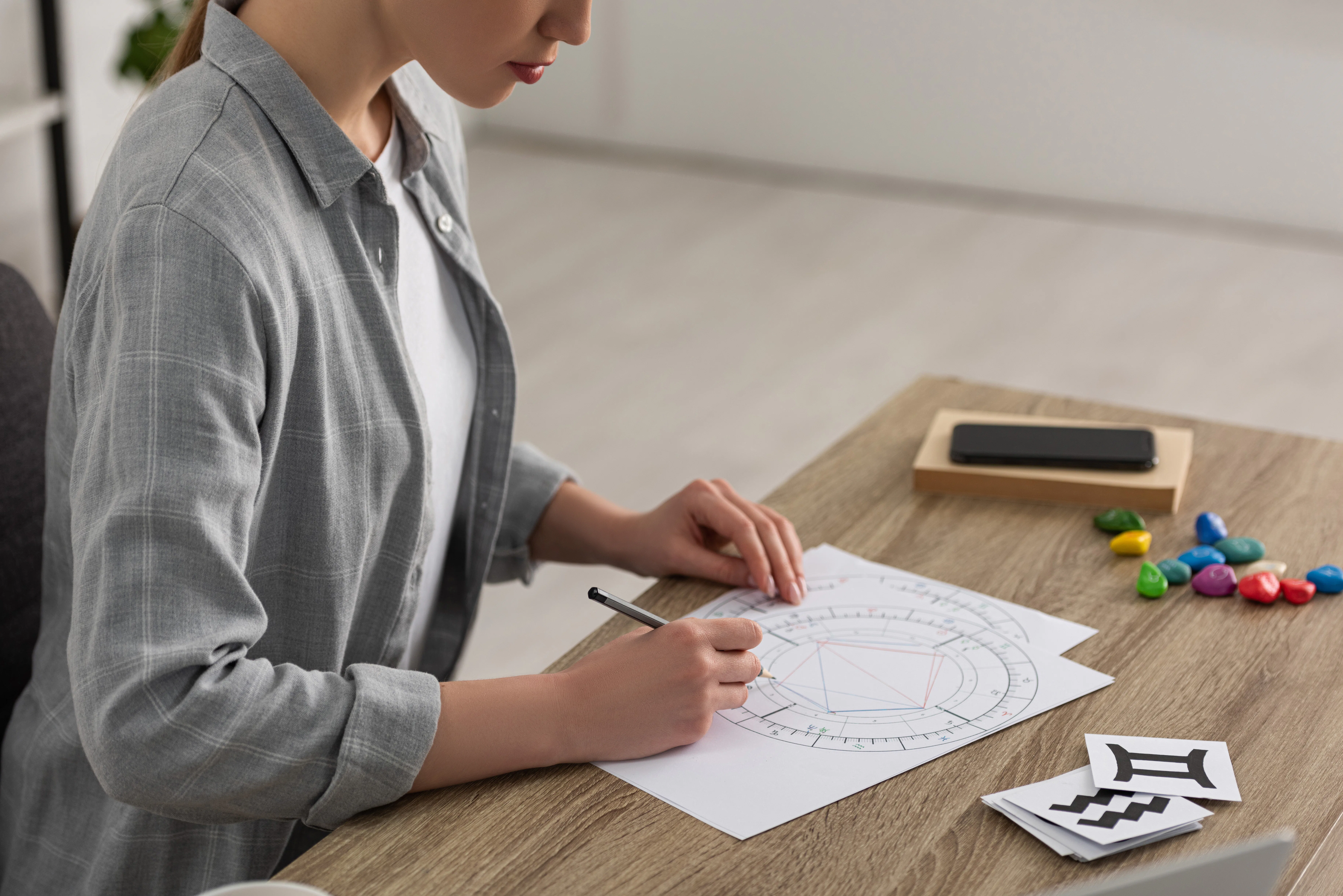 How To Start Reading Your Own Astrology Chart When You're Bored At Home