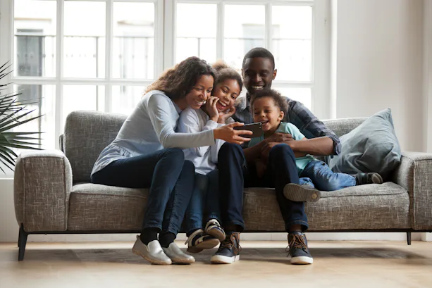12 Best iPhone Family Game Apps