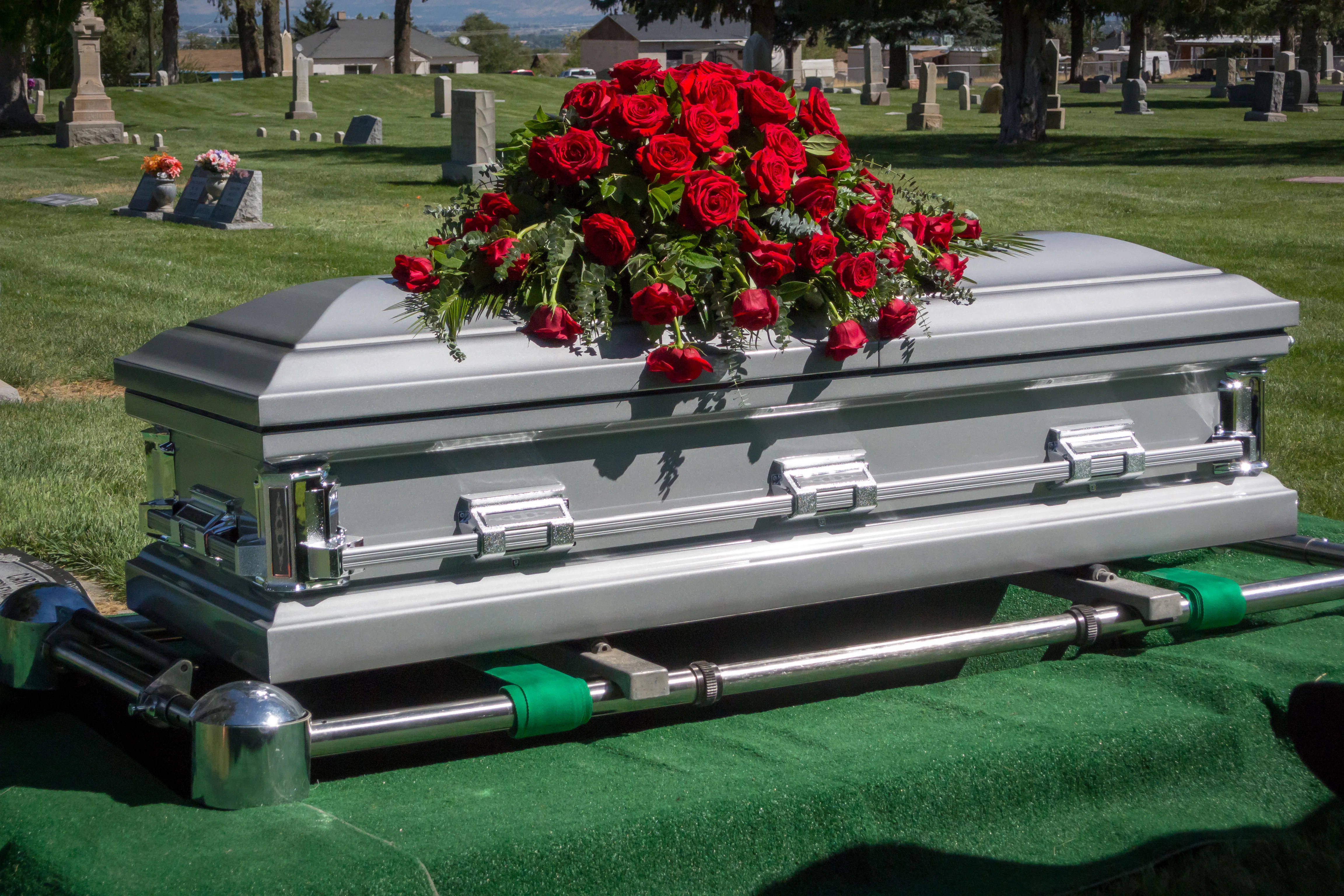 Ex-Amazon employee further embraces doom, starts 'Warby-Parker of caskets'