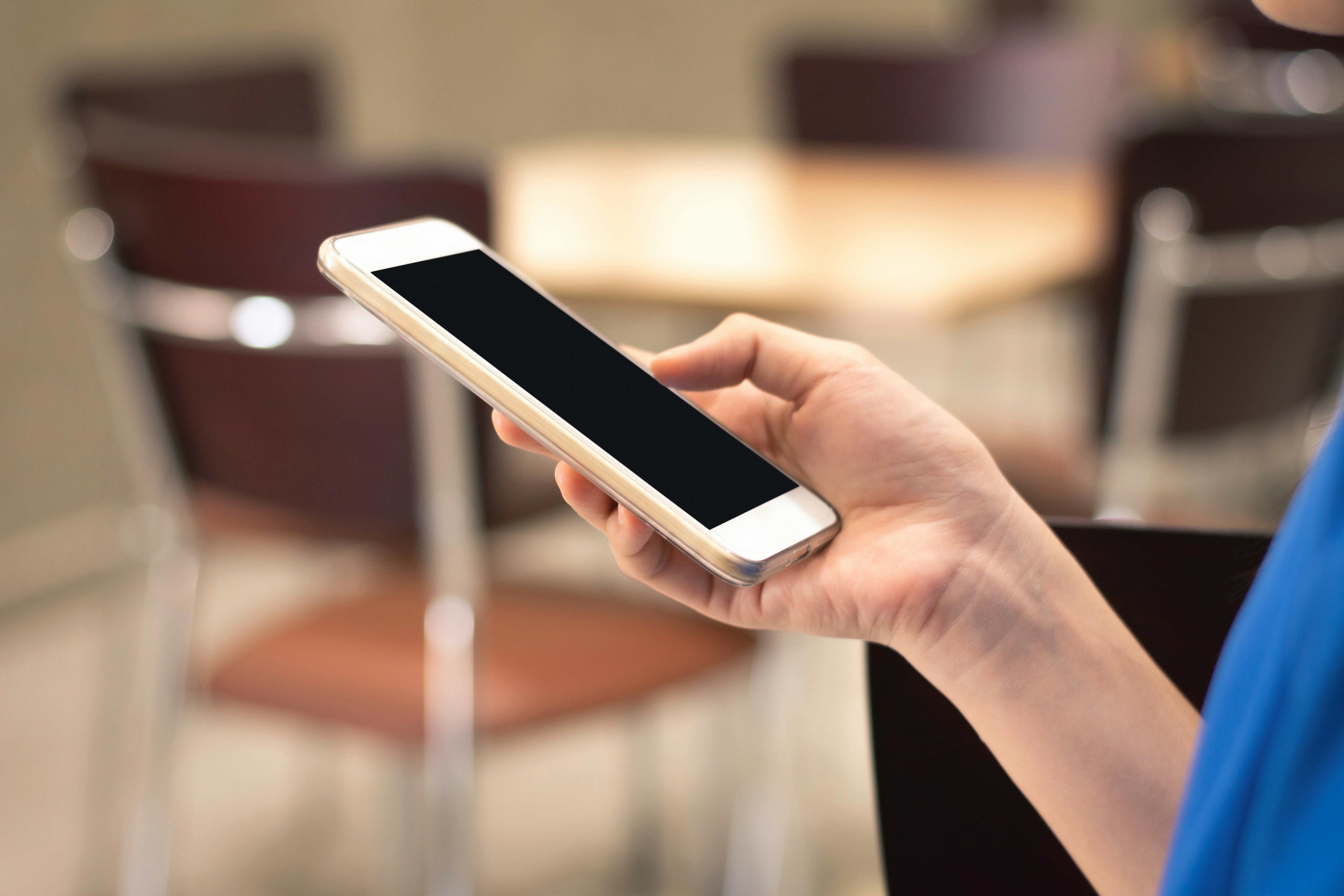 When Someone Doesn’t Reply To Your Text, Take These 3 Steps