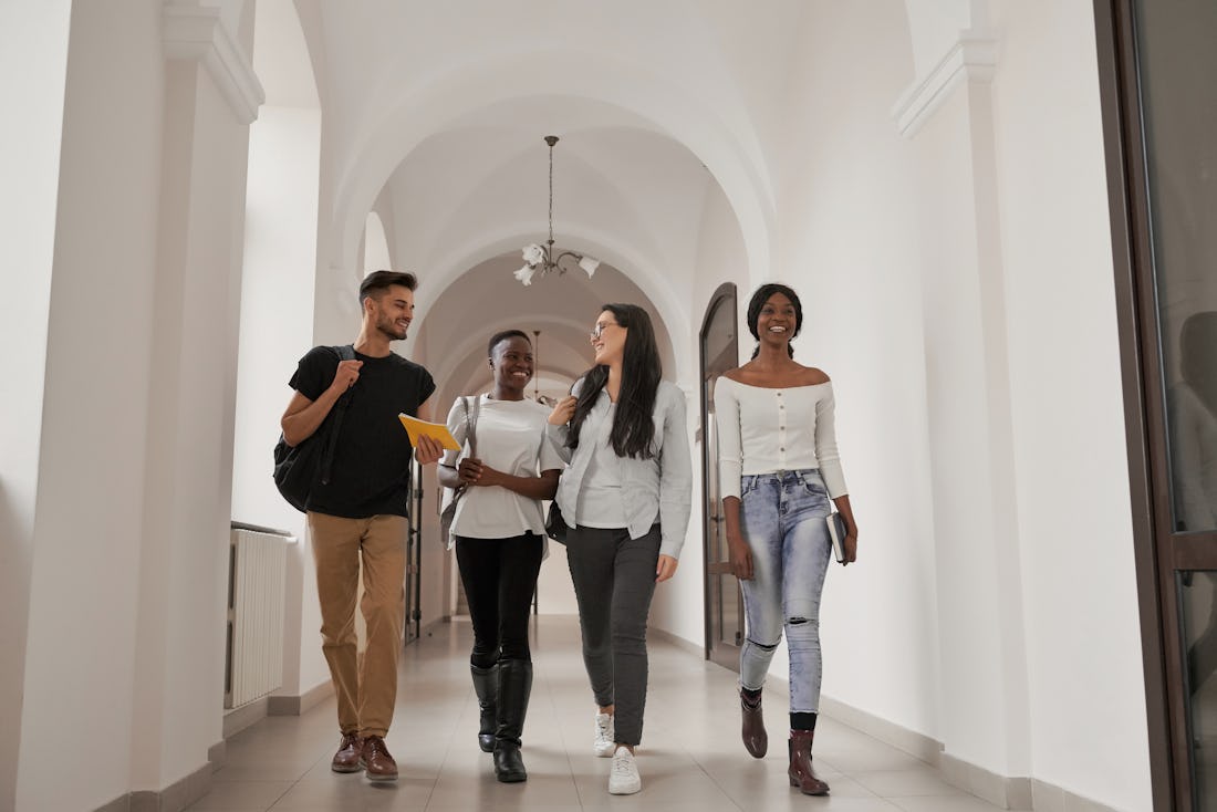 15 Reasons You Feel Like You Don’t Fit In & What To Do About It