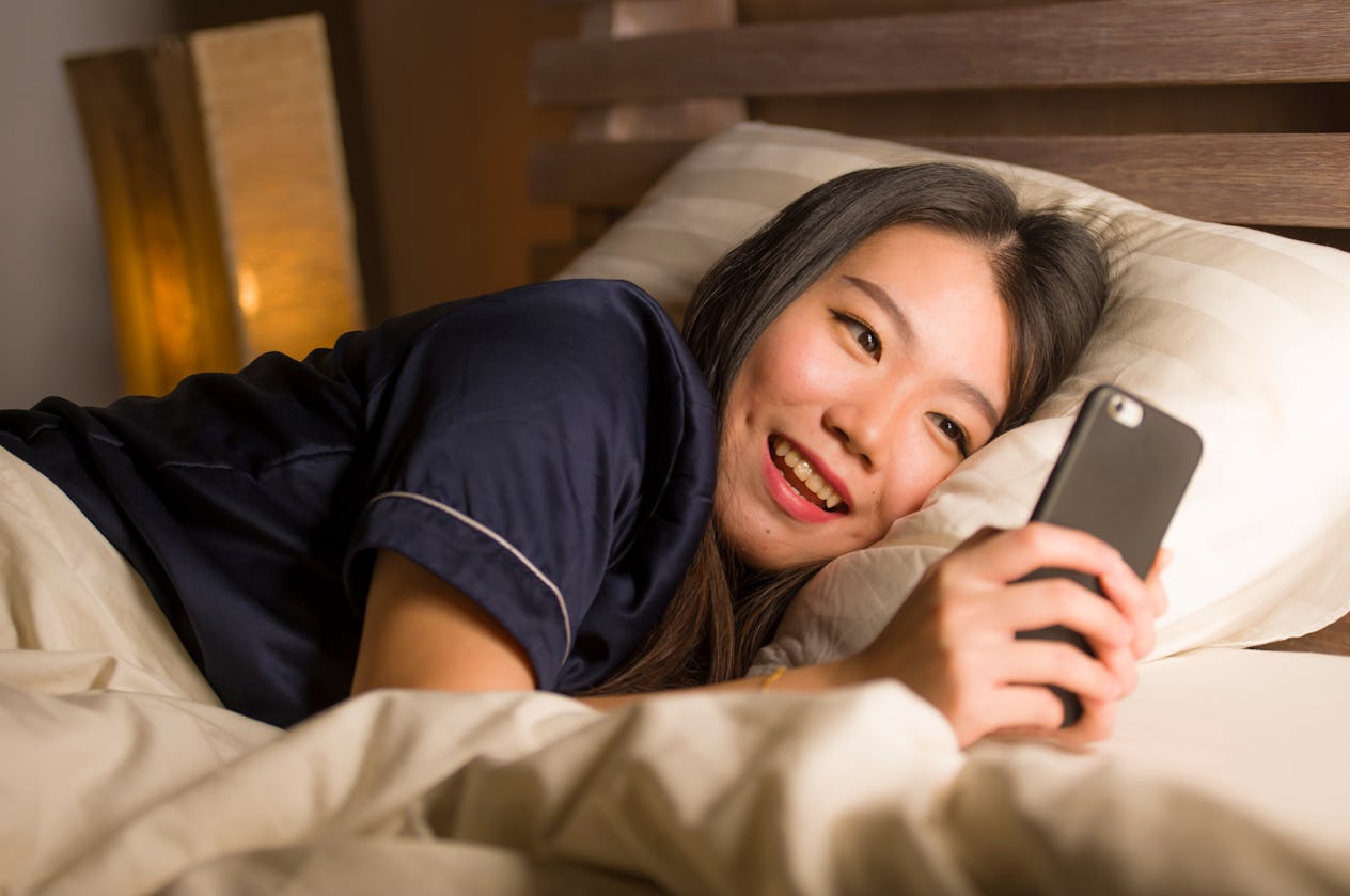 40 Good Opening Lines To Use On Dating Apps