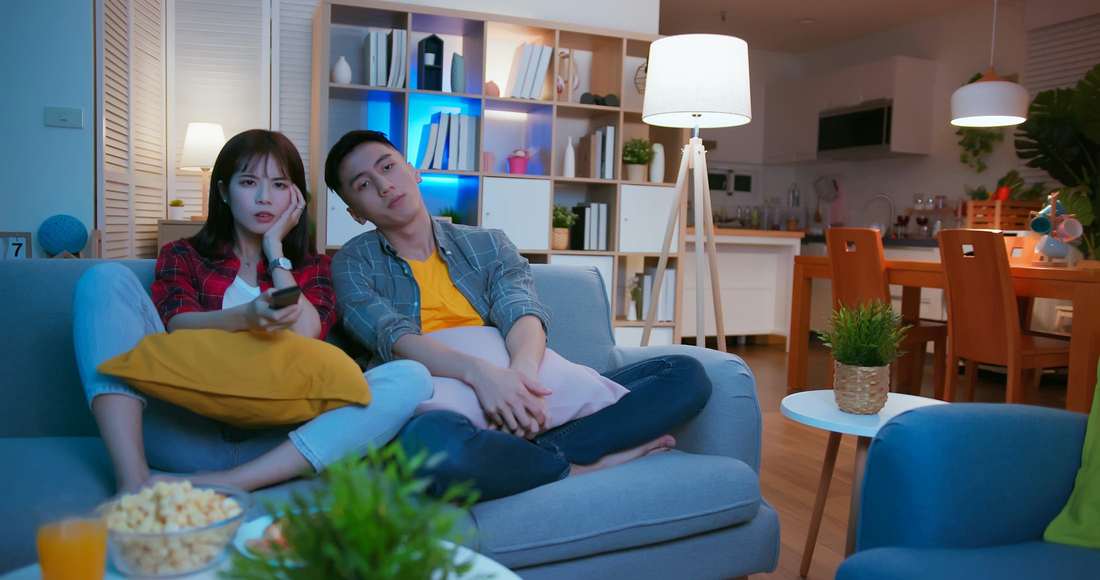 17 Signs You're Being Used In A Relationship & How To Fix The Problem