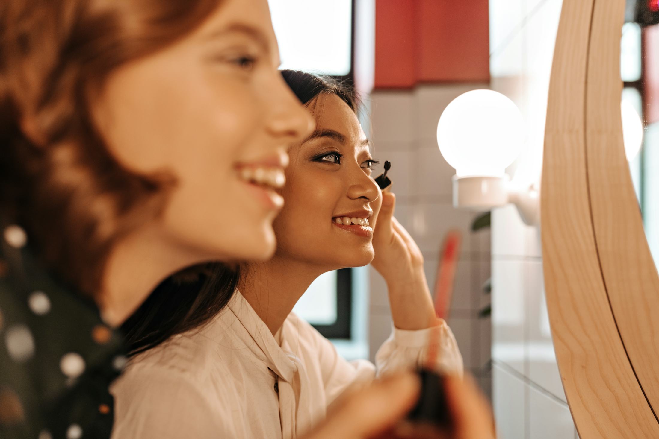 23 Backhanded "Compliments" From Your Friend That Are Actually Insults