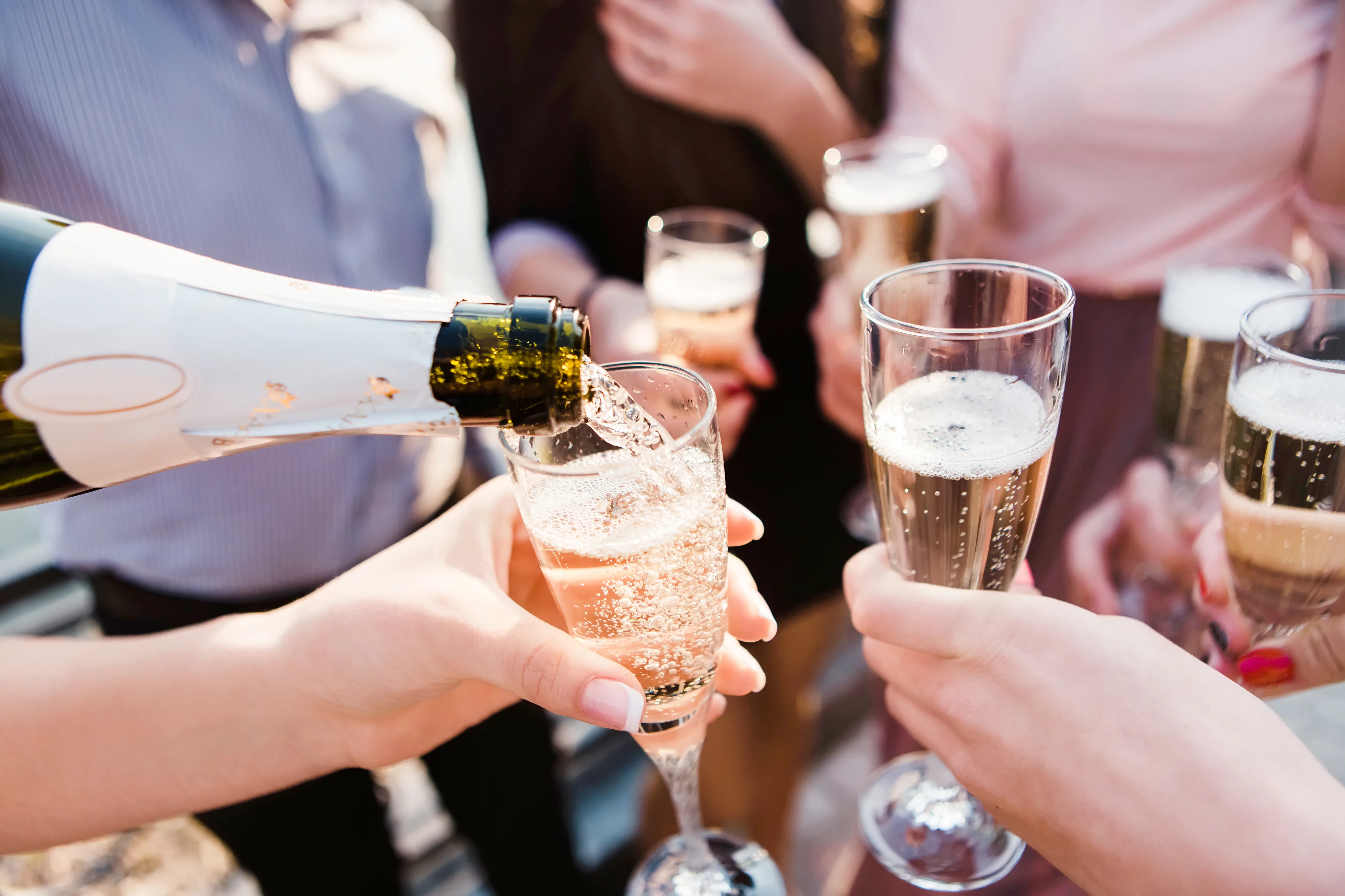 17 Best Non-Alcoholic Champagne Options For Celebrating