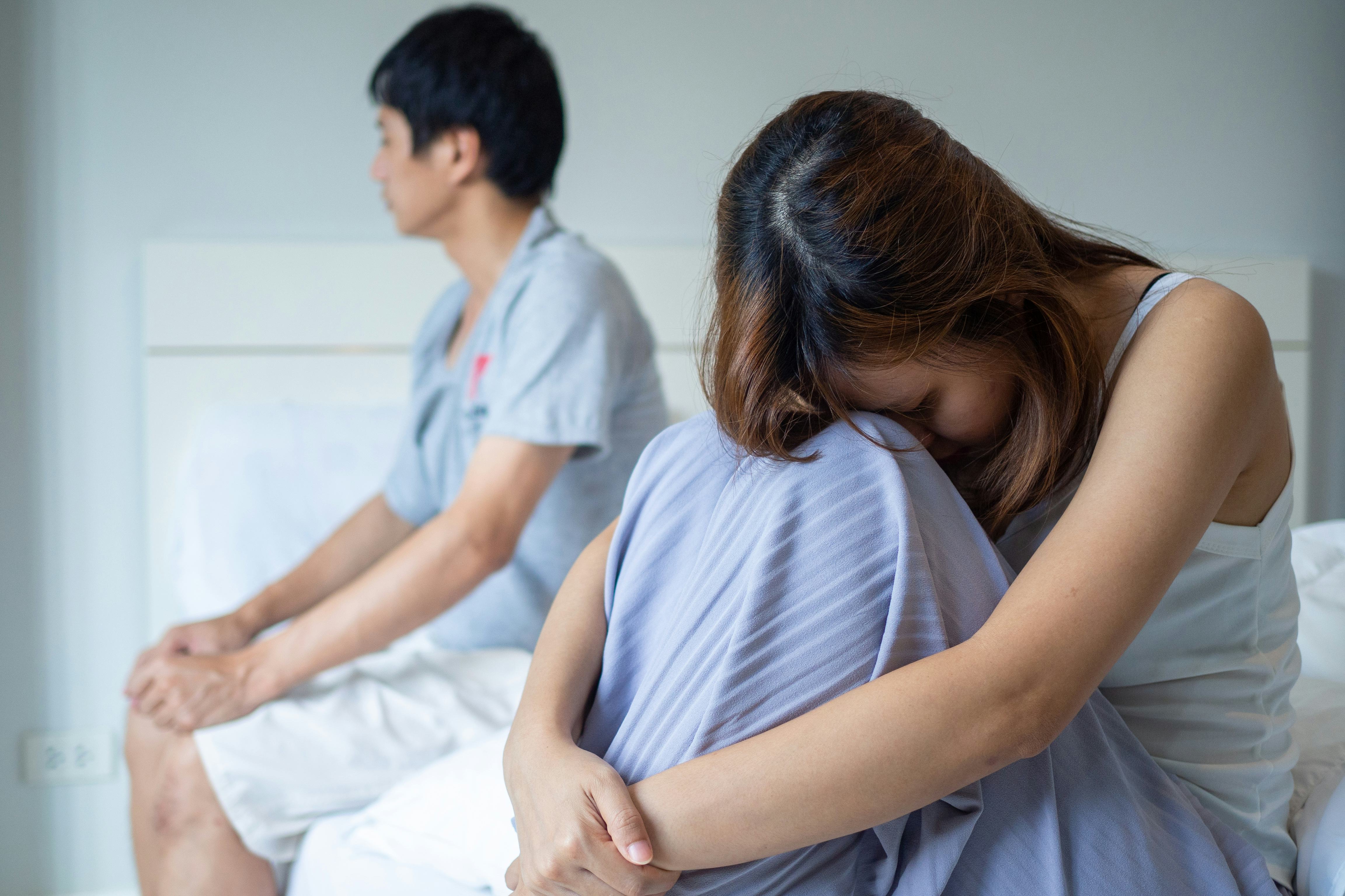 How To Tell If Someone Is Lying To You: 34 Signs To Watch For