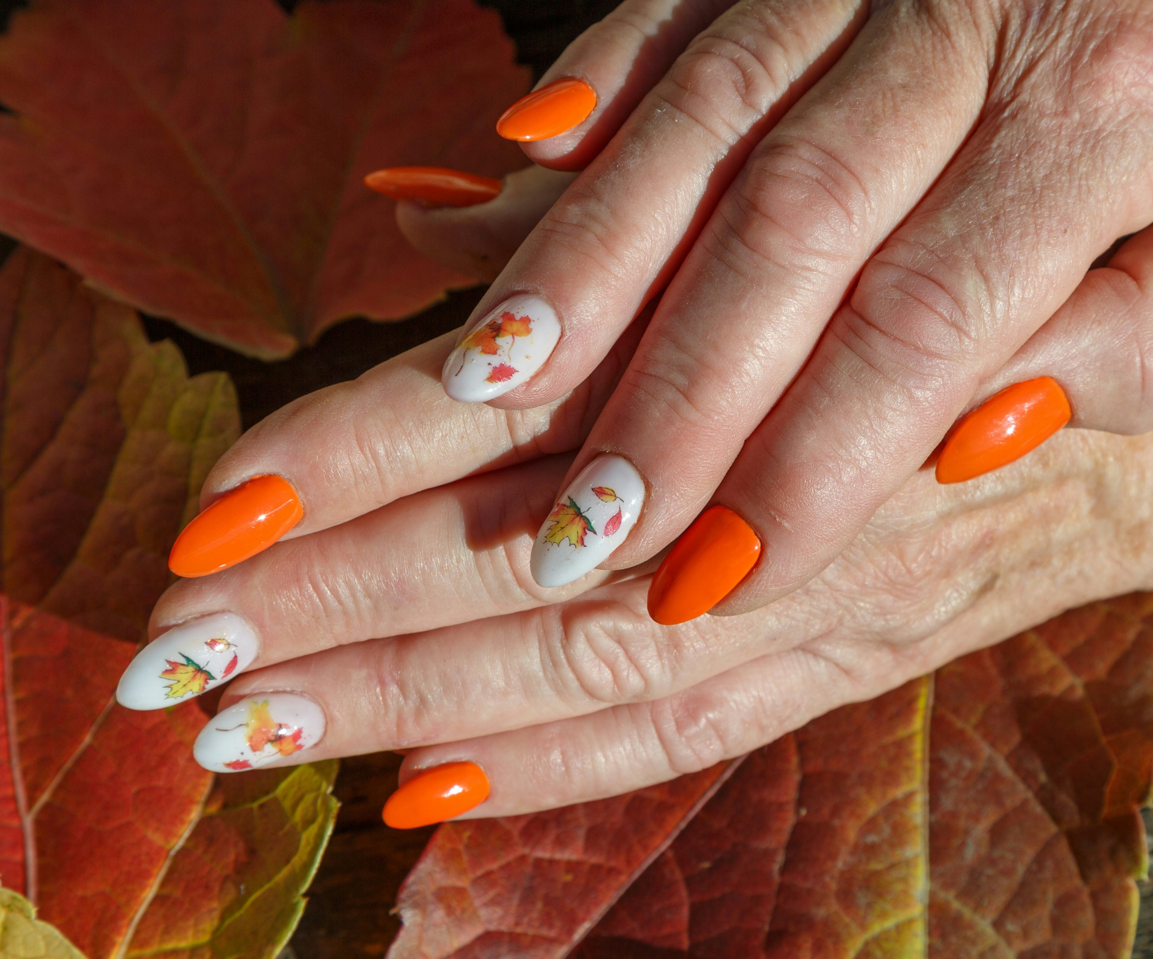 18 Fall Nail Design Ideas Featuring Your Favorite Autumnal Colors ...