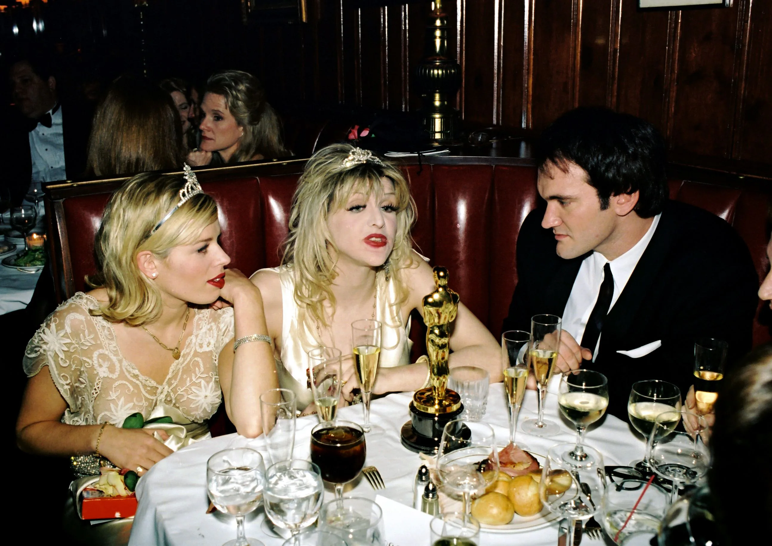 Amanda de Cadenet Courtney Love 1995 Vanity Fair Oscars Party