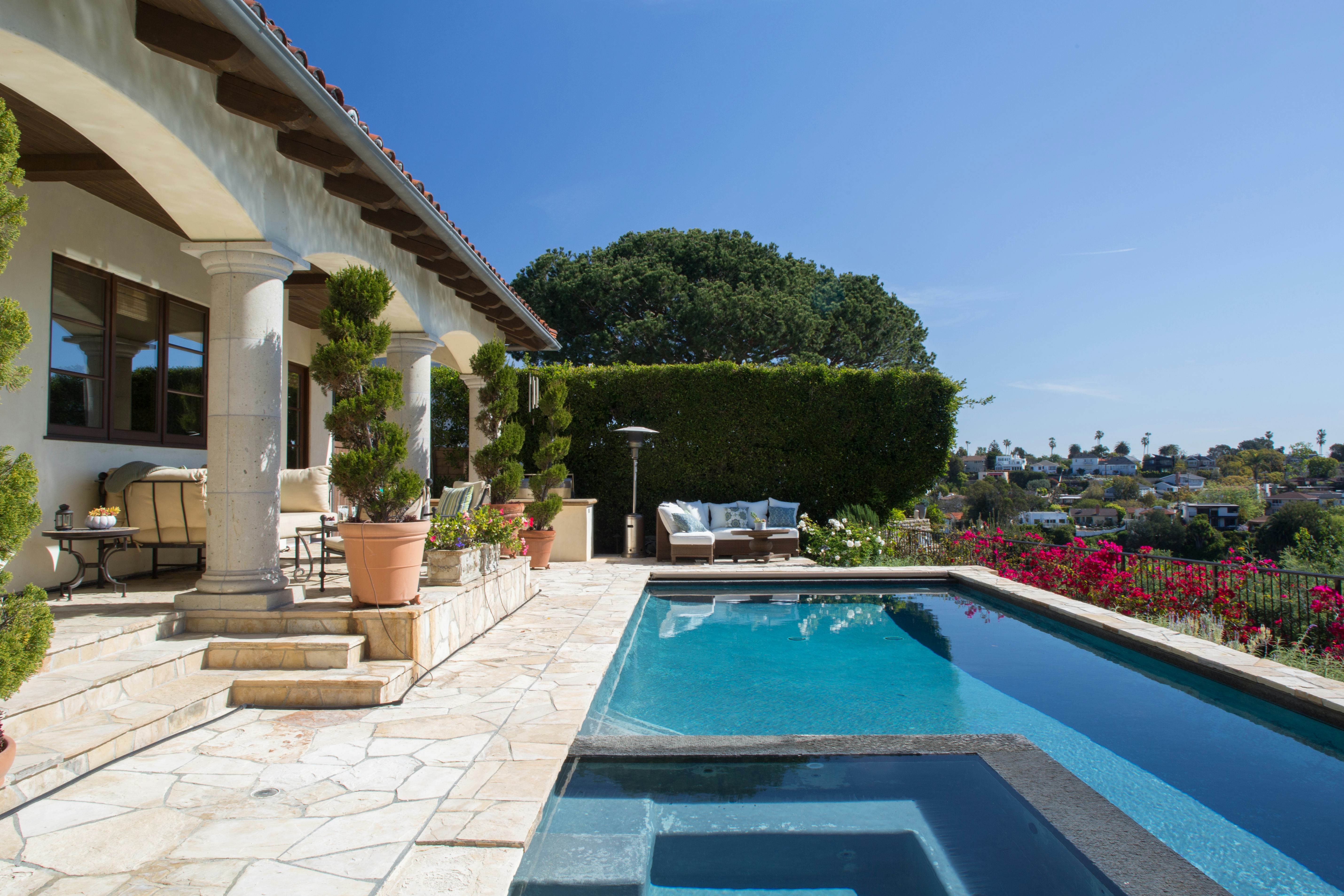 Take a Dip In These Stunning Los Angeles Homes With Pools