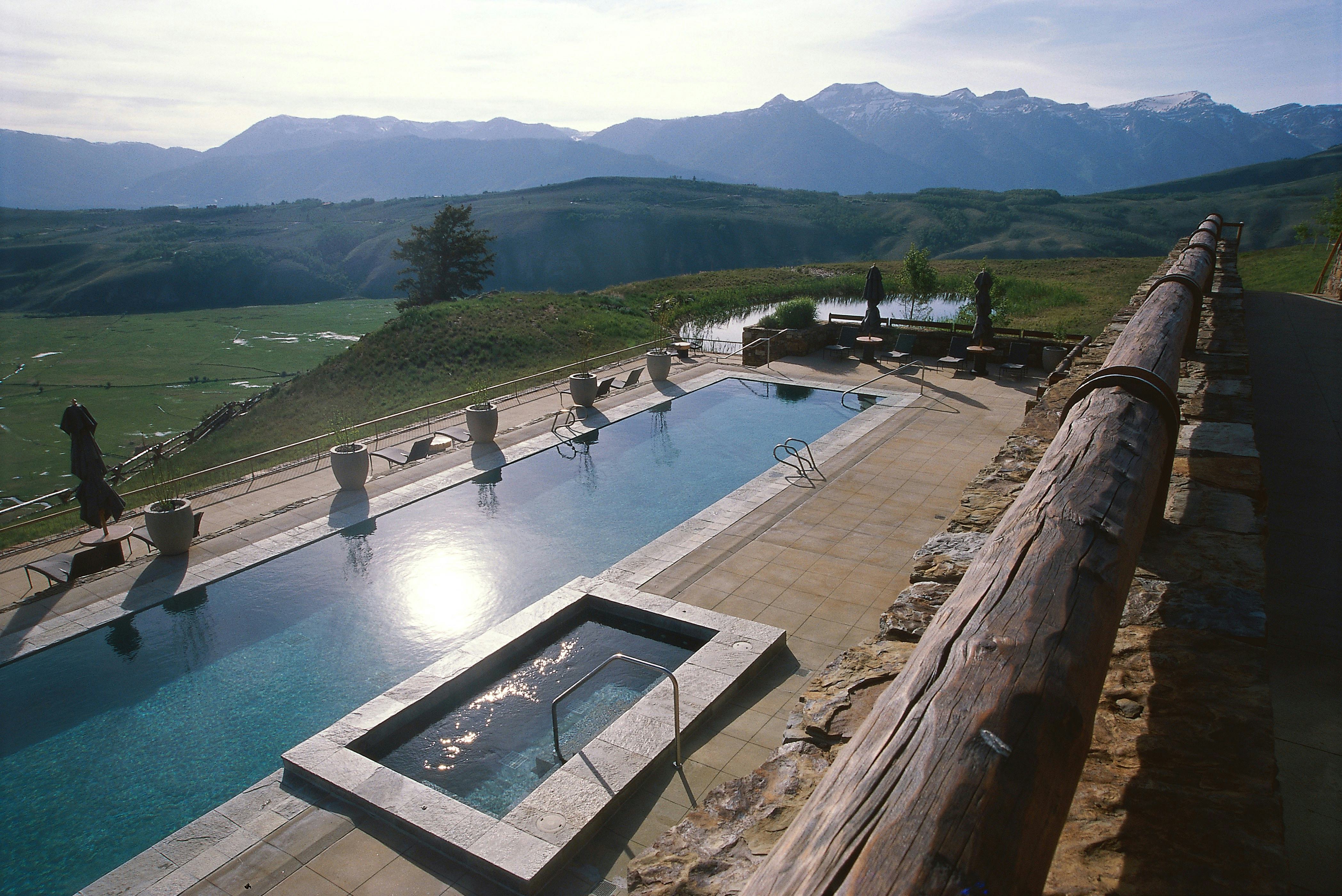 Why the Jet Set is Obsessed with Mustique, the World’s Most Glamorous ...