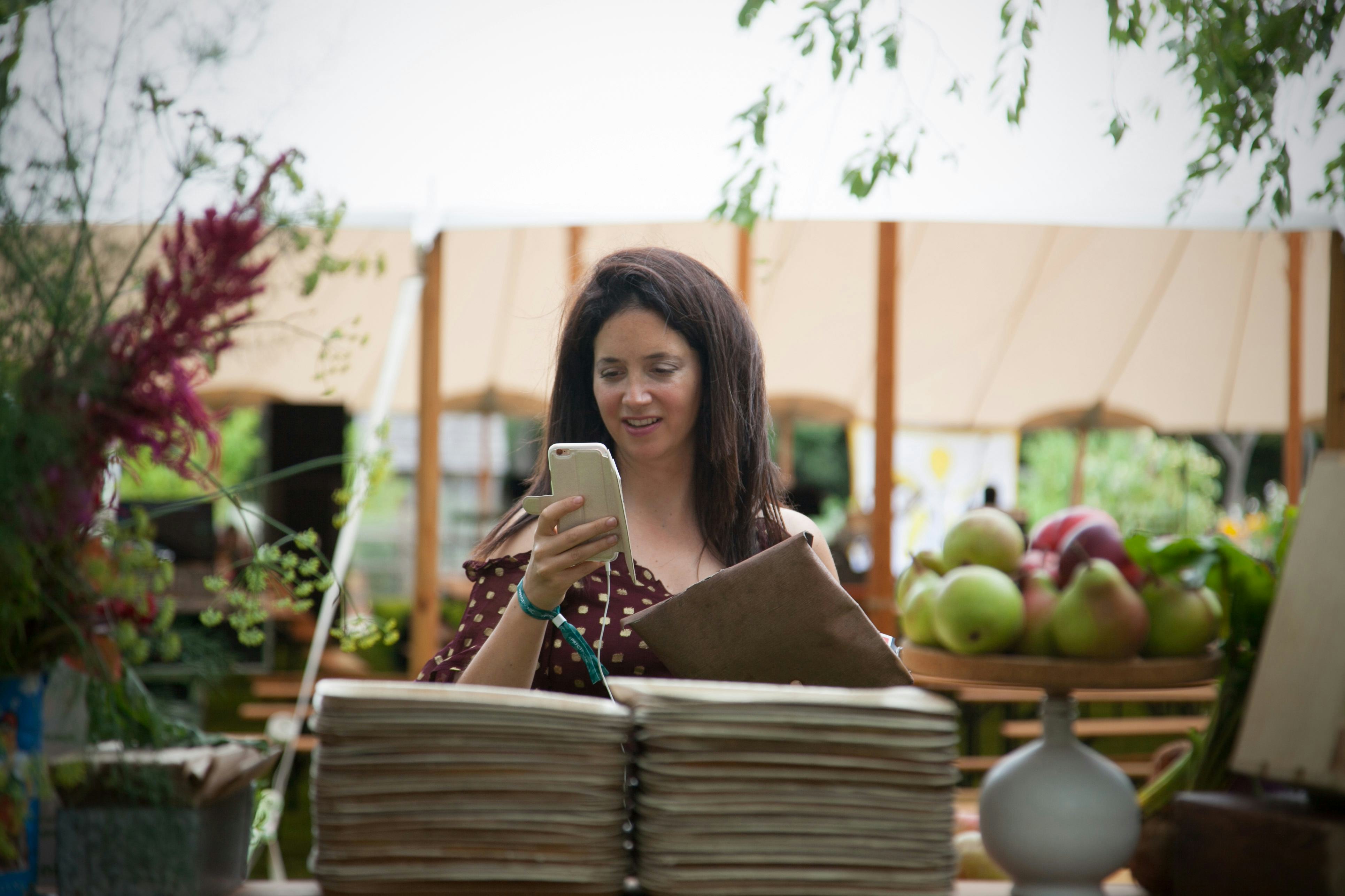 Debbie Harry, Rufus Wainwright Perform at Cindy Sherman’s Hamptons Jamboree