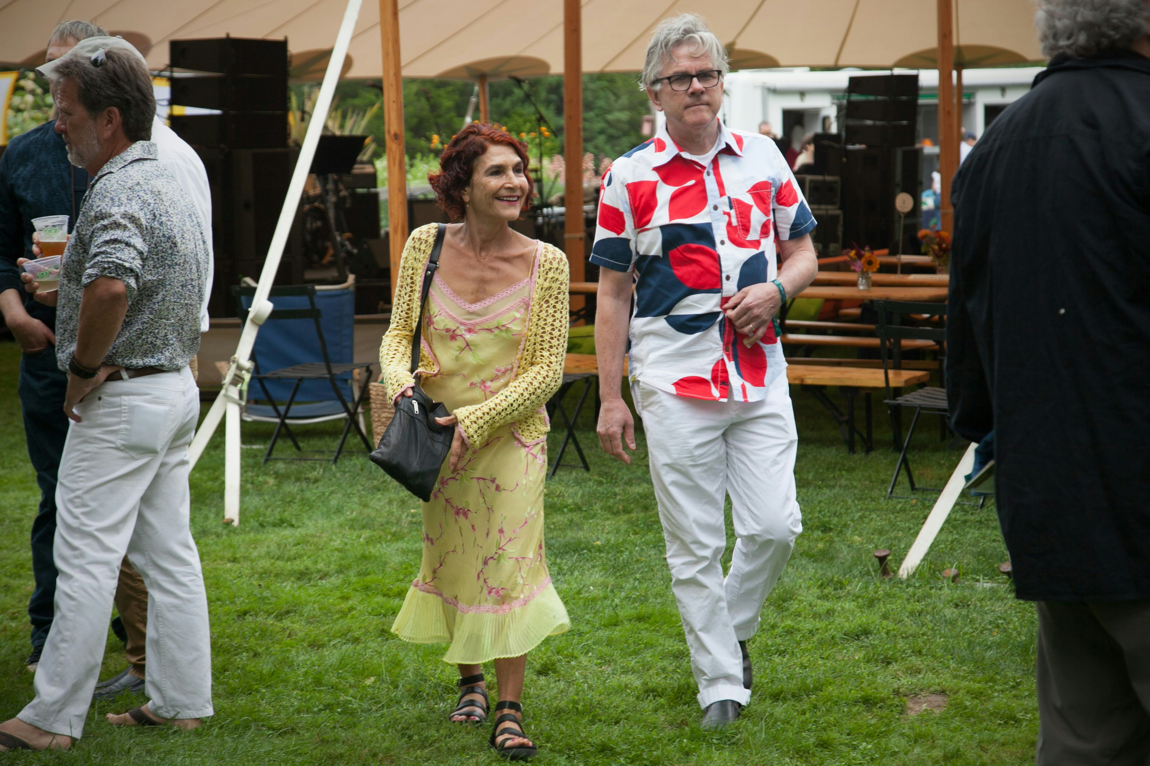 Debbie Harry, Rufus Wainwright Perform at Cindy Sherman’s Hamptons Jamboree