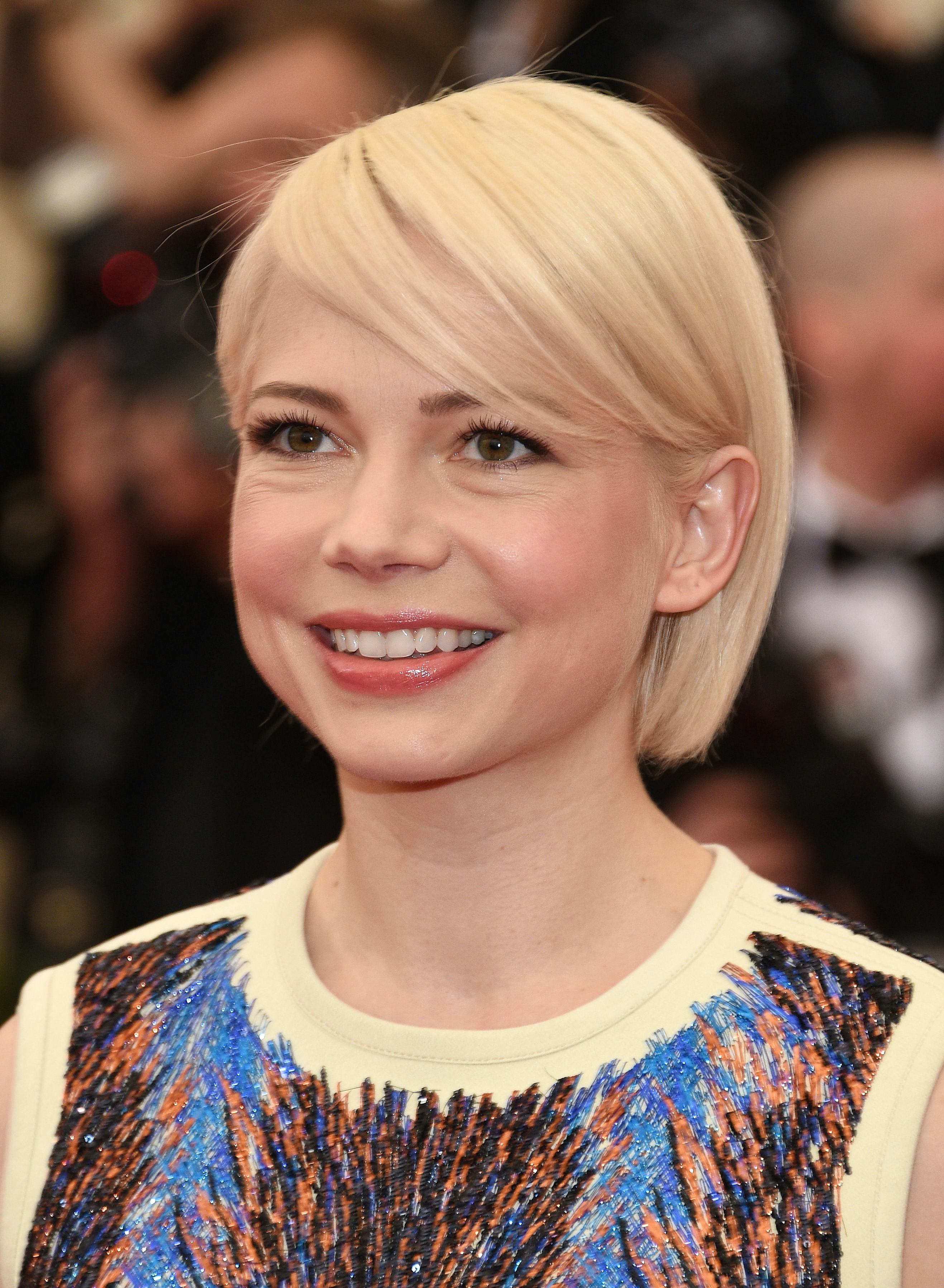 21 of Michelle Williams’ Best Hair Moments: From Long Hair to Short Hair