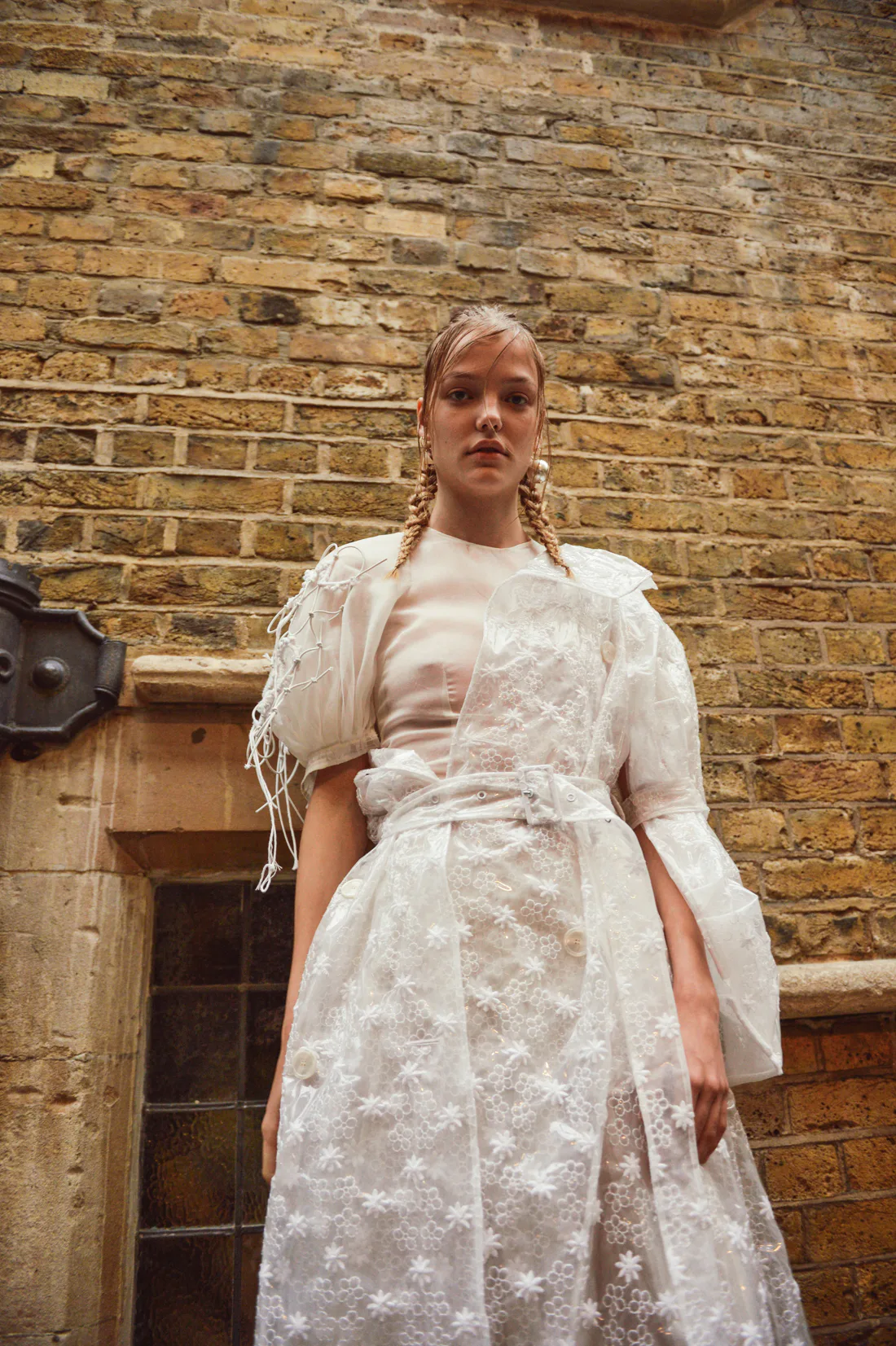 Simone Rocha Dreams Up an Ethereal, Gothic Woman for Spring 2017
