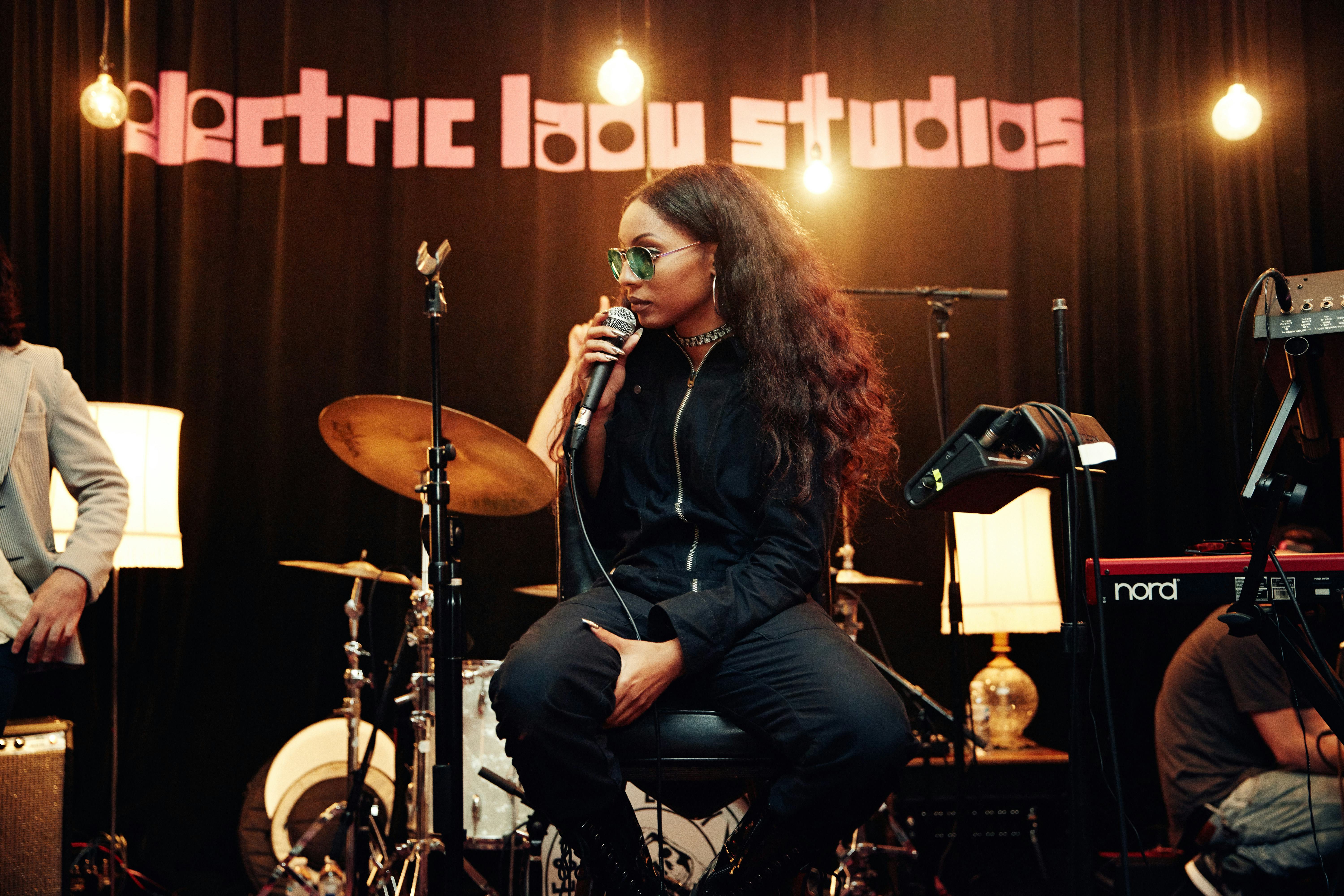 Beyoncé Collaborator Diana Gordon Performs at Electric Lady for W ...