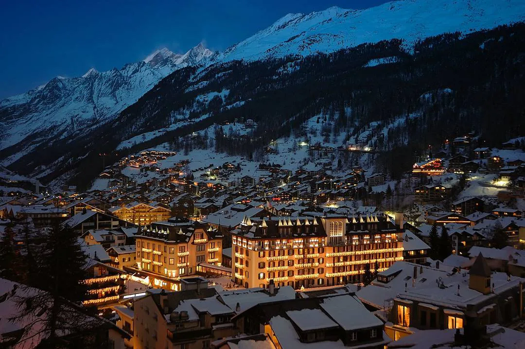 From Chamonix to Aspen, These Are the 14 Most Luxurious Ski Hotels ...
