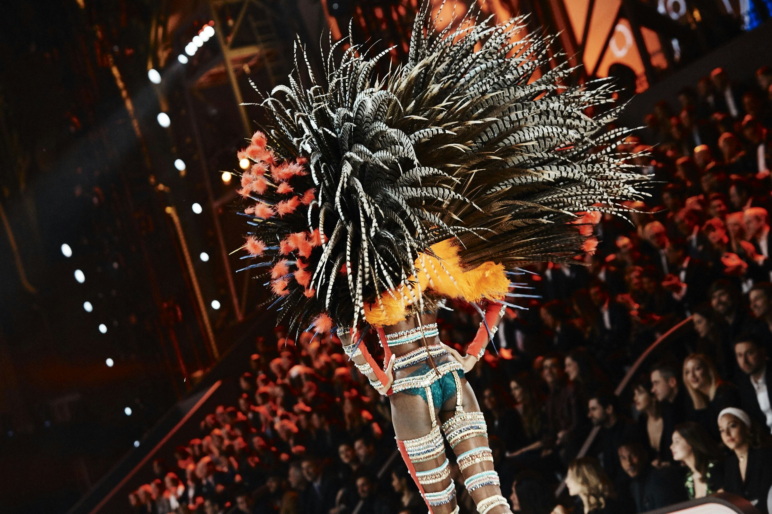 Chrissy Teigen and Ashley Graham Took Their Rightful Place in the ...