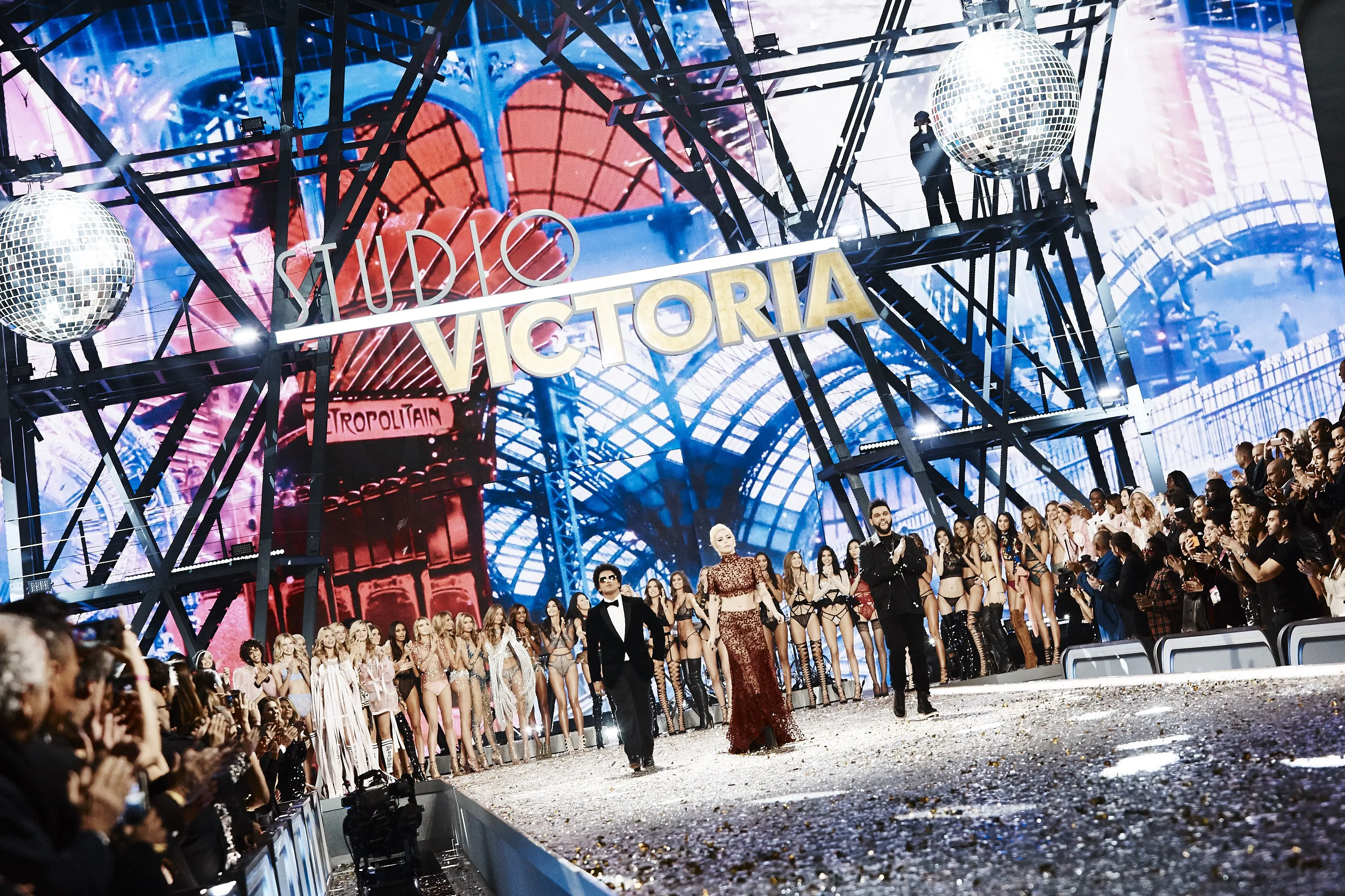 See All the Looks from the 2016 Victoria’s Secret Fashion Show