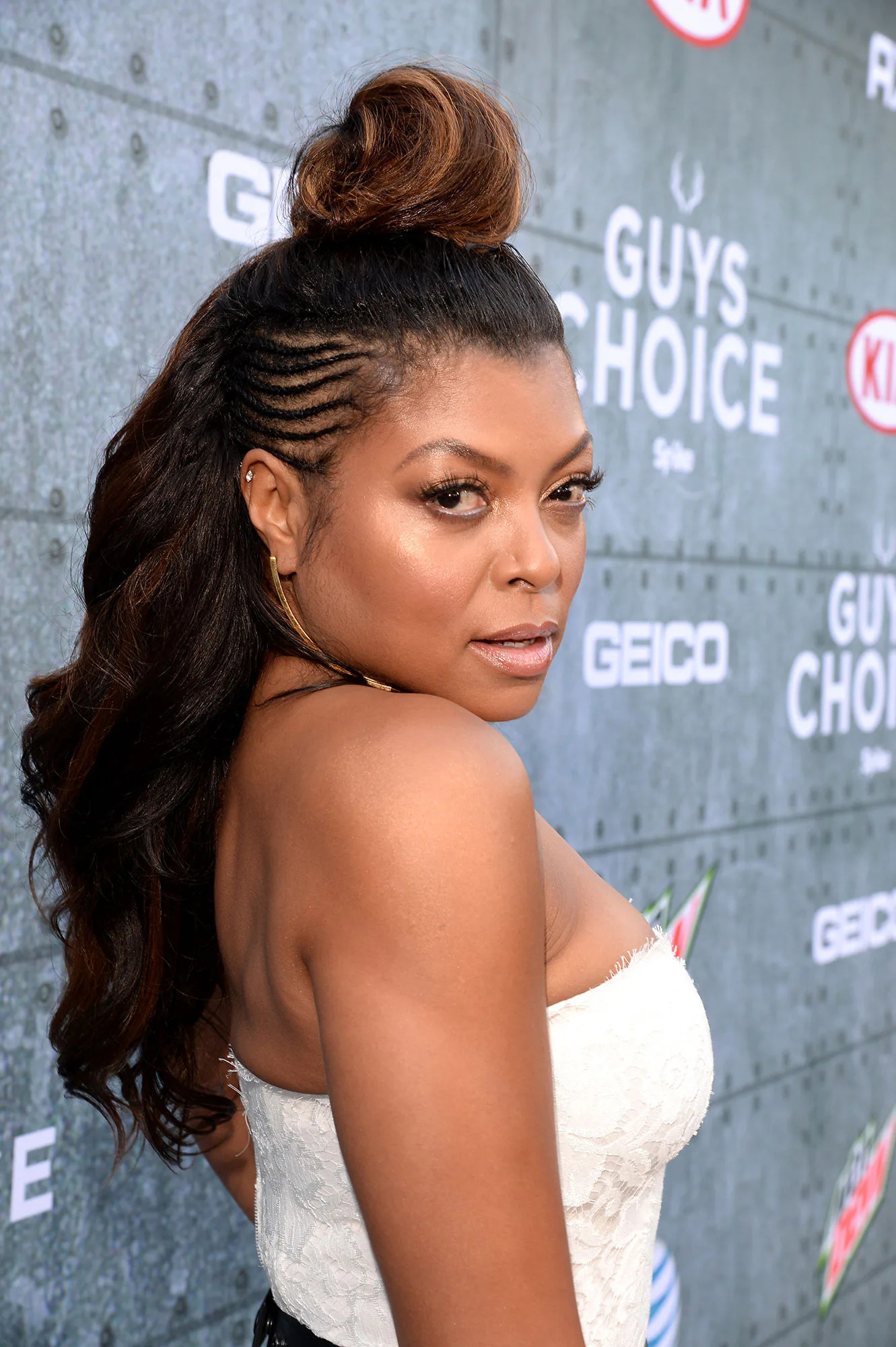 Taraji P. Henson Isn’t Afraid of Bold and Beautiful Hair and Makeup
