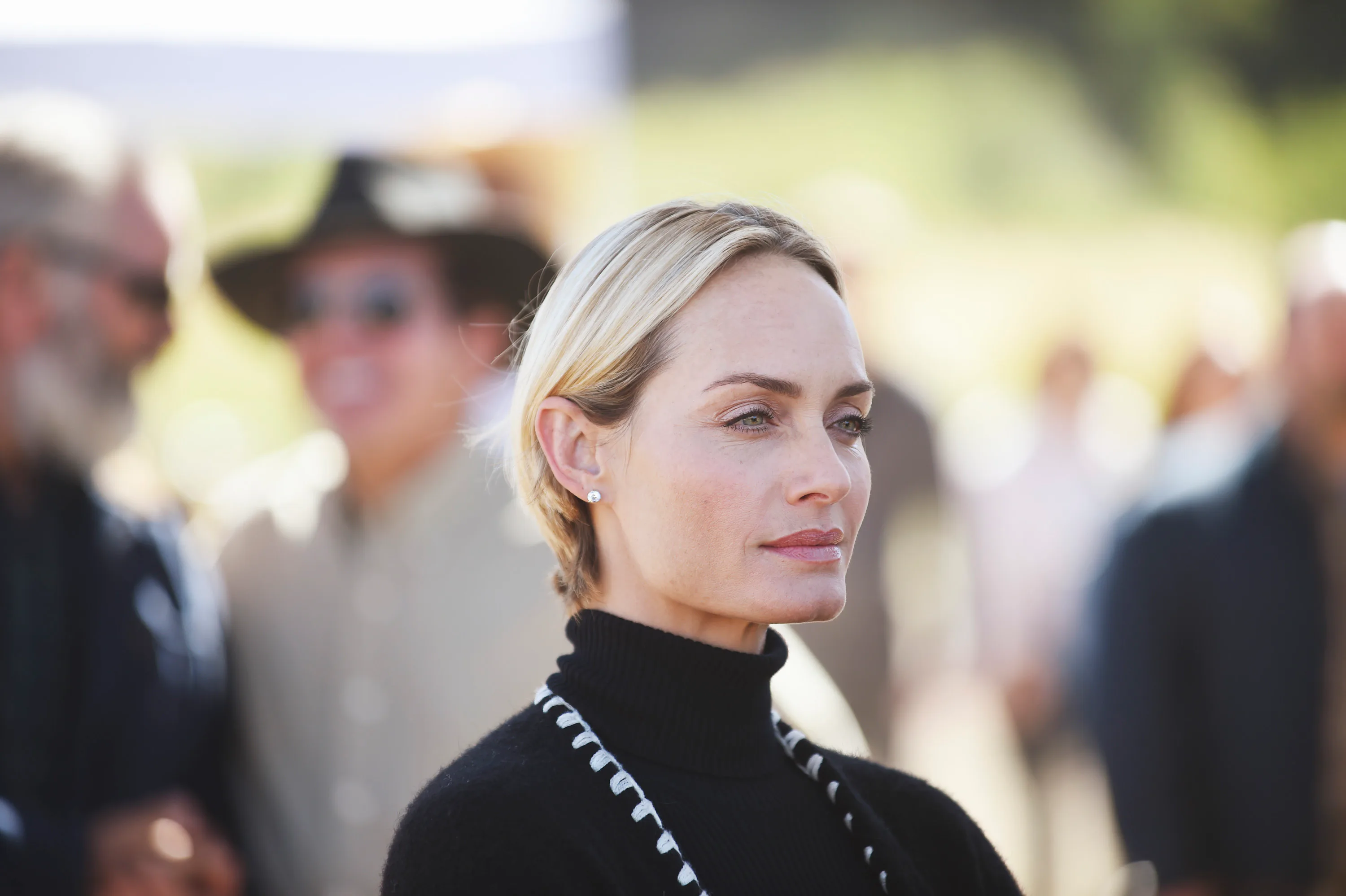 Photos: Amber Valletta Steps Back Into the Spotlight