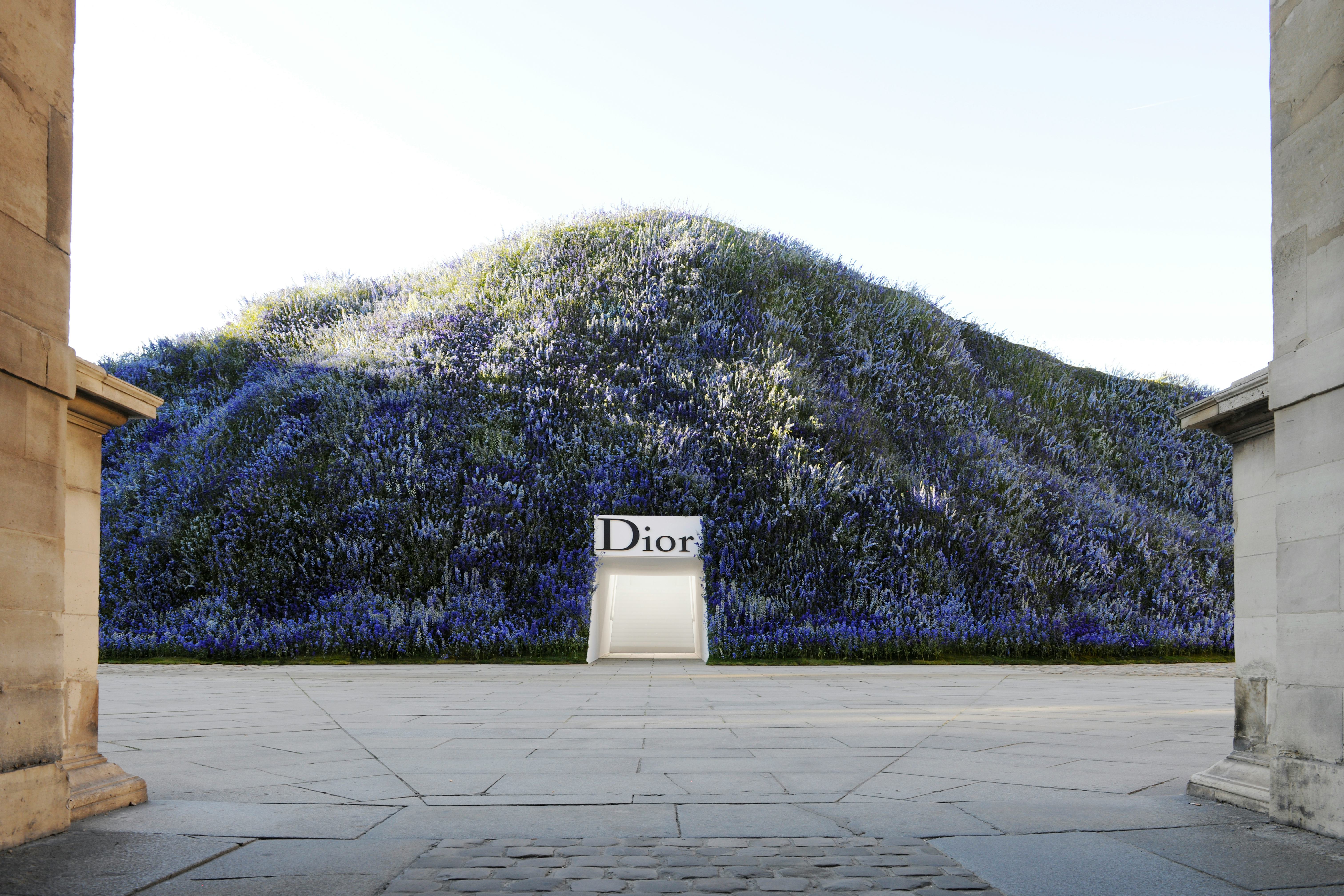 The Six Most Elaborate Fashion Sets