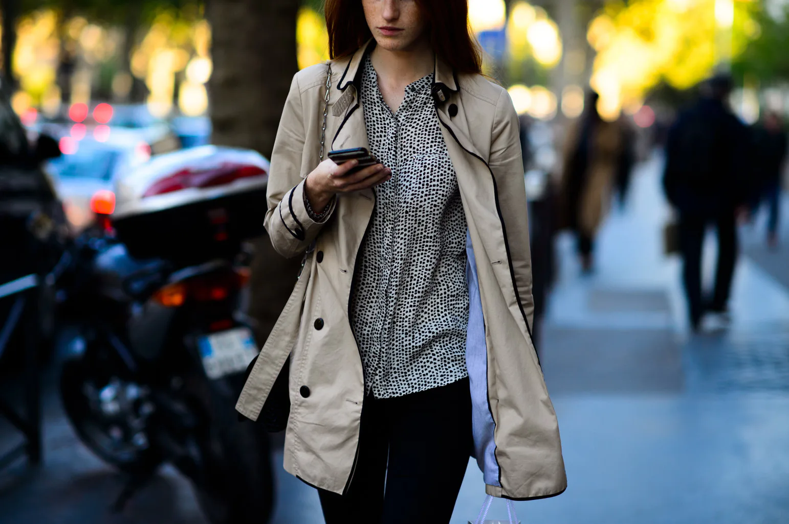 How to Wear a Trench Coat Like a Parisian