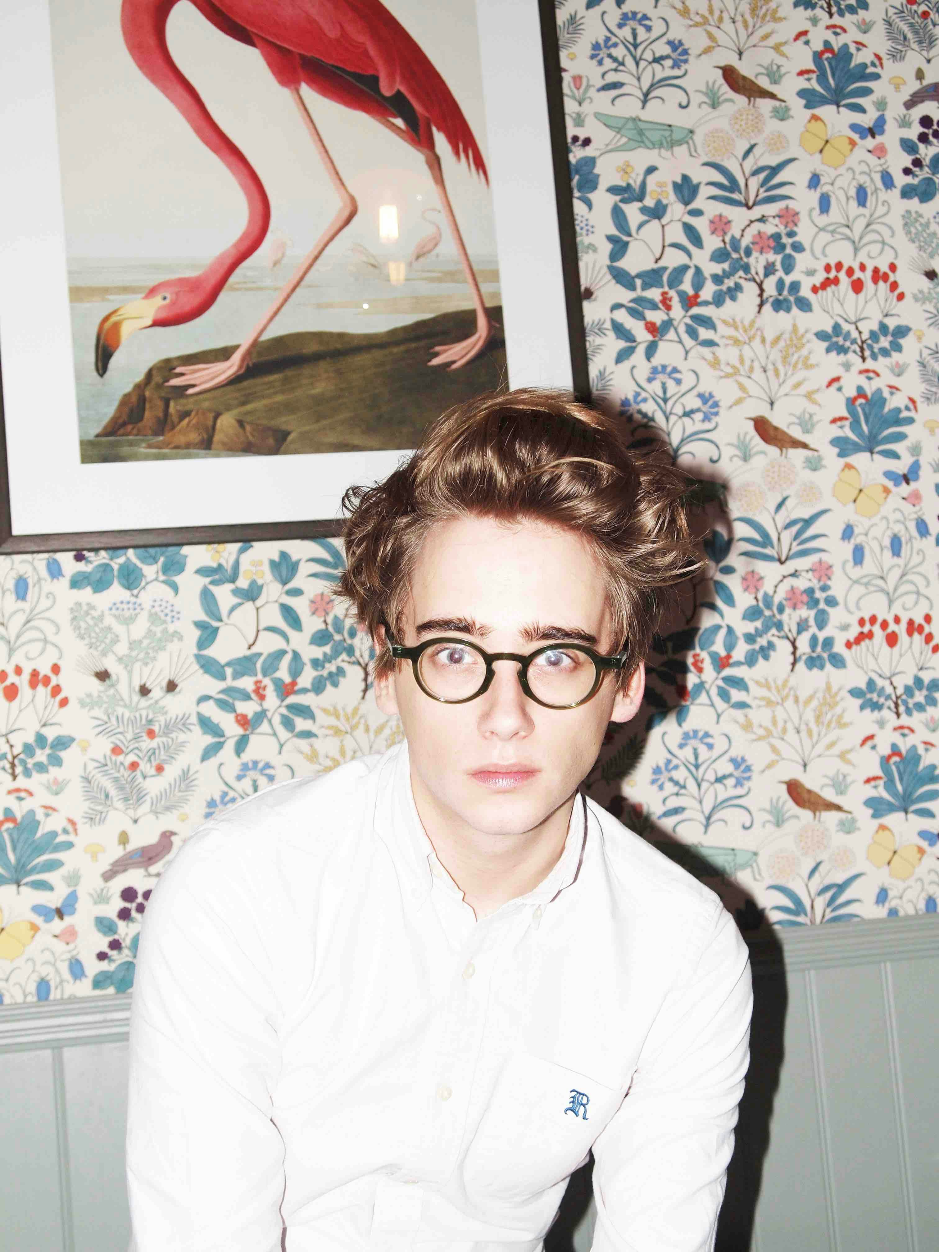 Photos: Meet the 26-Year-Old Brit Artist Collaborating with Burberry ...