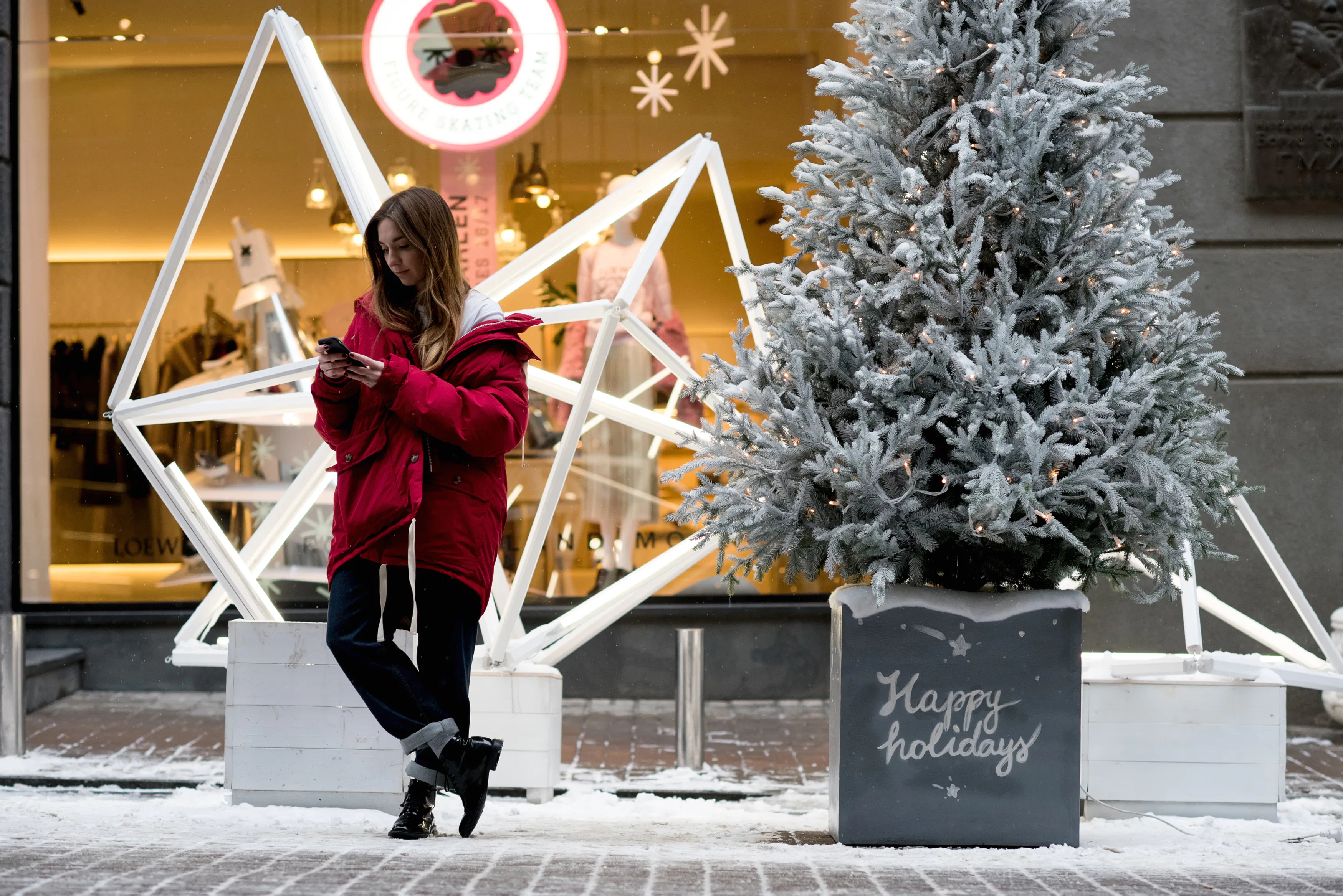 The Best of Holiday Shopping Street Style From Around the World