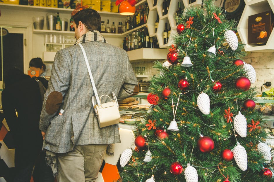 The Best of Holiday Shopping Street Style From Around the World