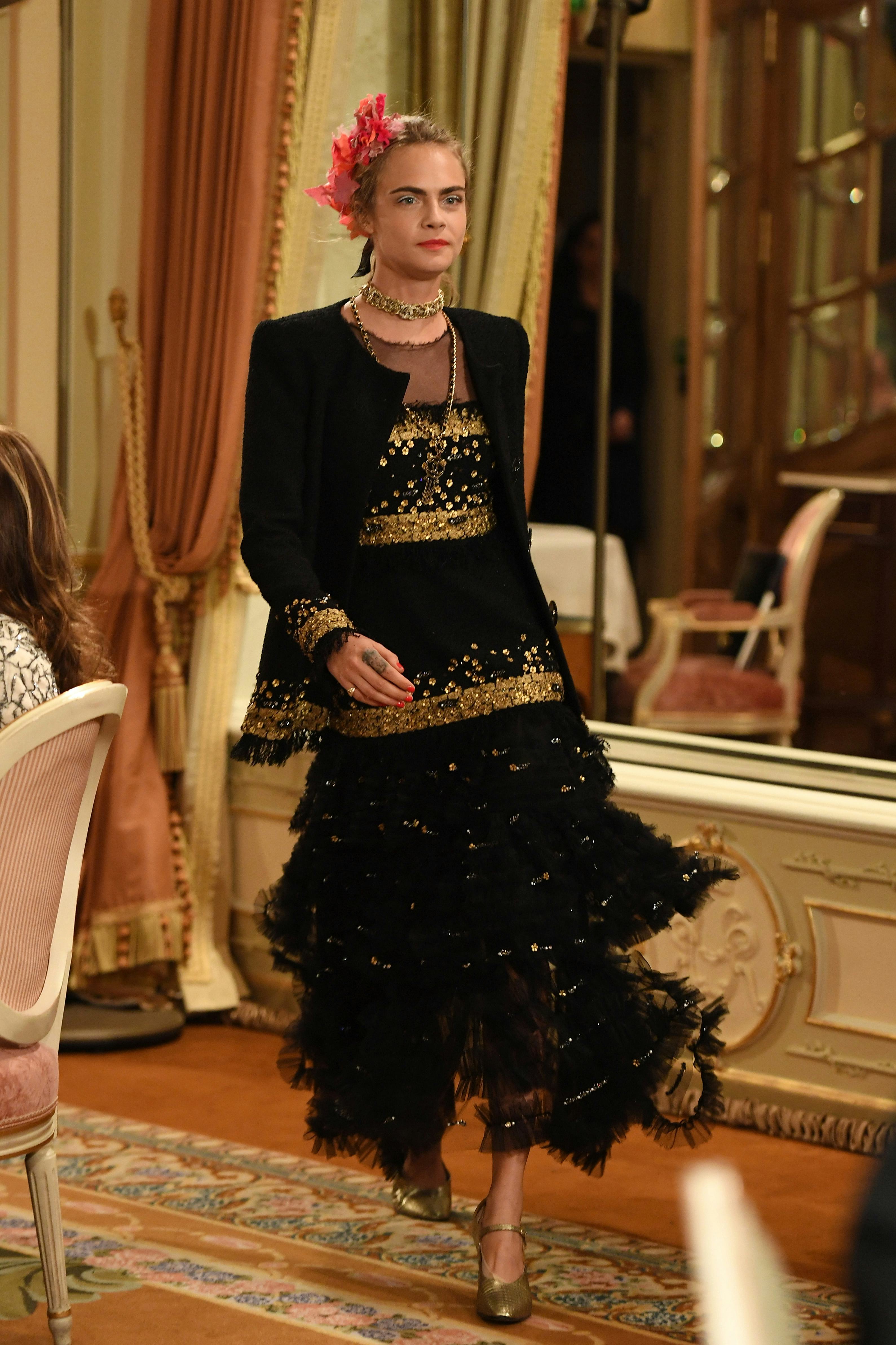 Cara Delevingne Debuts Pink Hair in Her Never Ending Quest to Have All ...