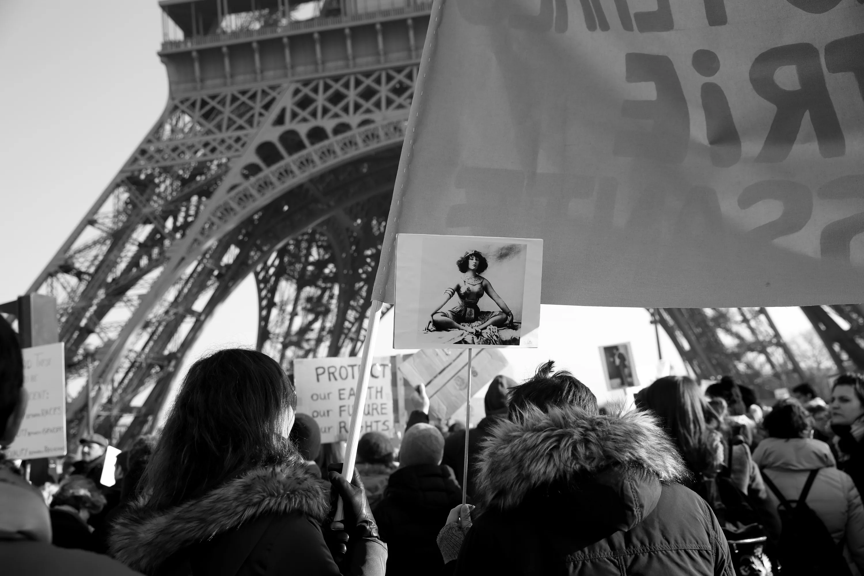 The Women’s March Takes Paris: See Photographs of Les Femmes Nasty