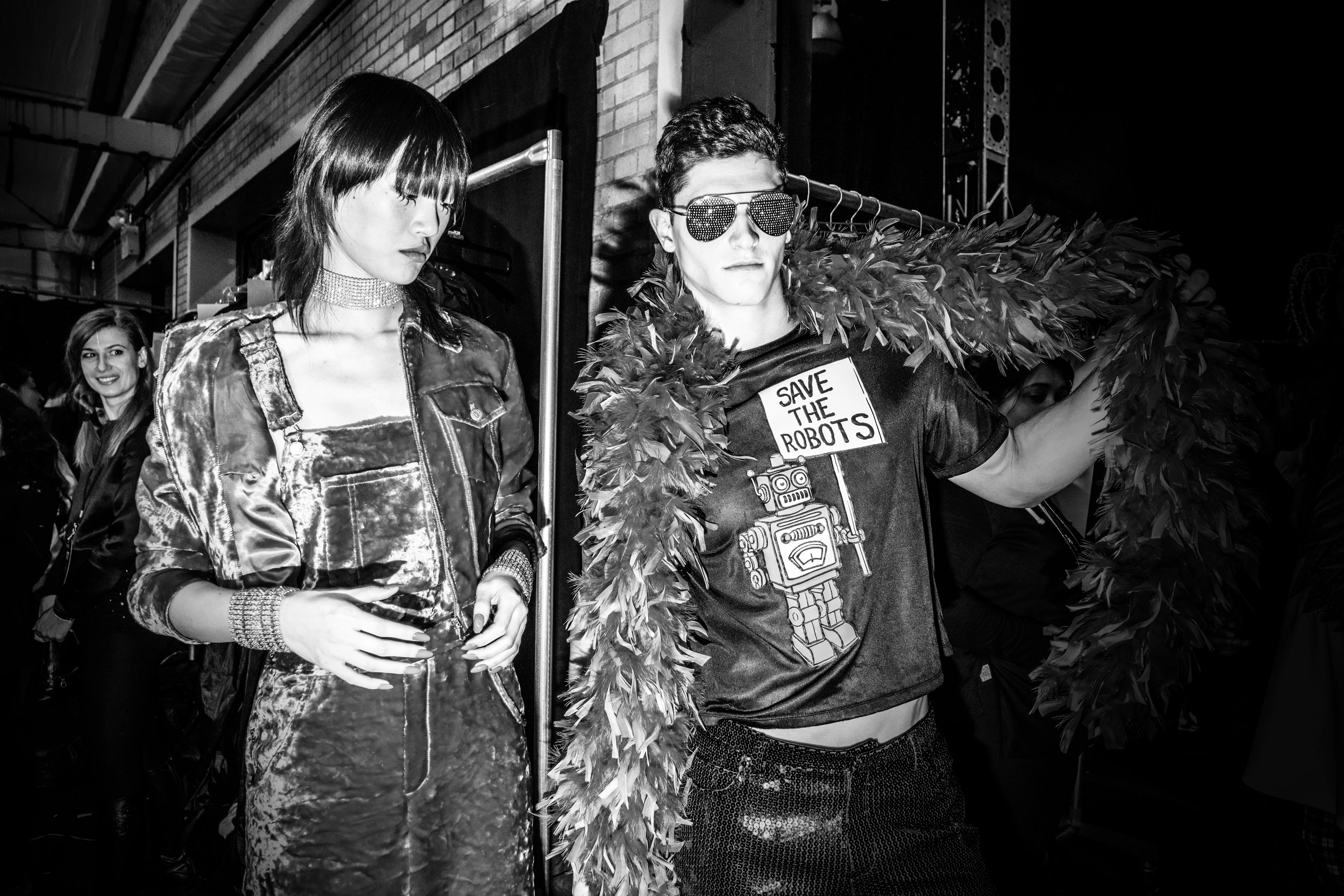 Jeremy Scott S Homage To Las Vegas Included An Elvis Presley Esque Gigi