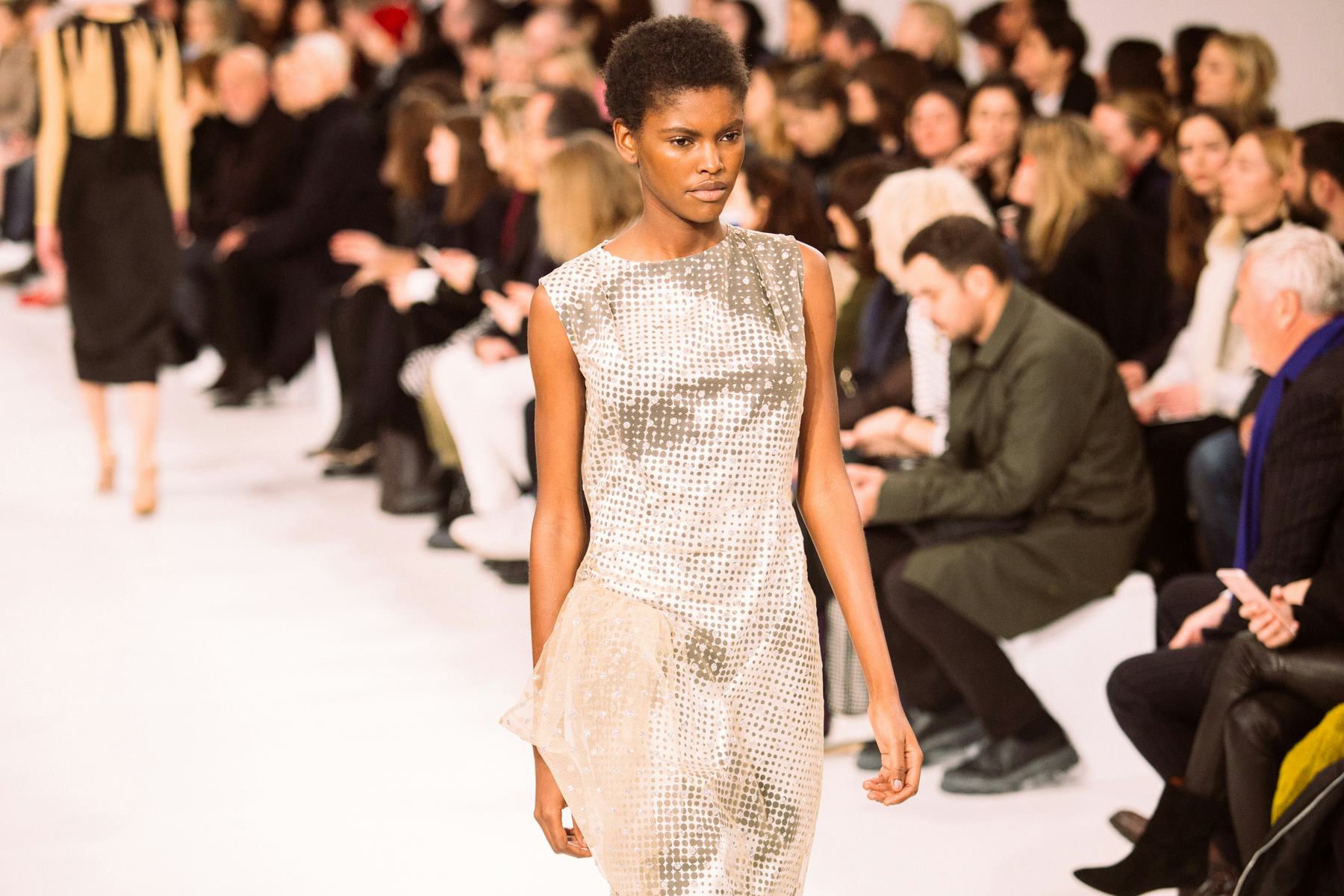 The Latest It Bag Doubles as a Maison Margiela Headdress, According to ...