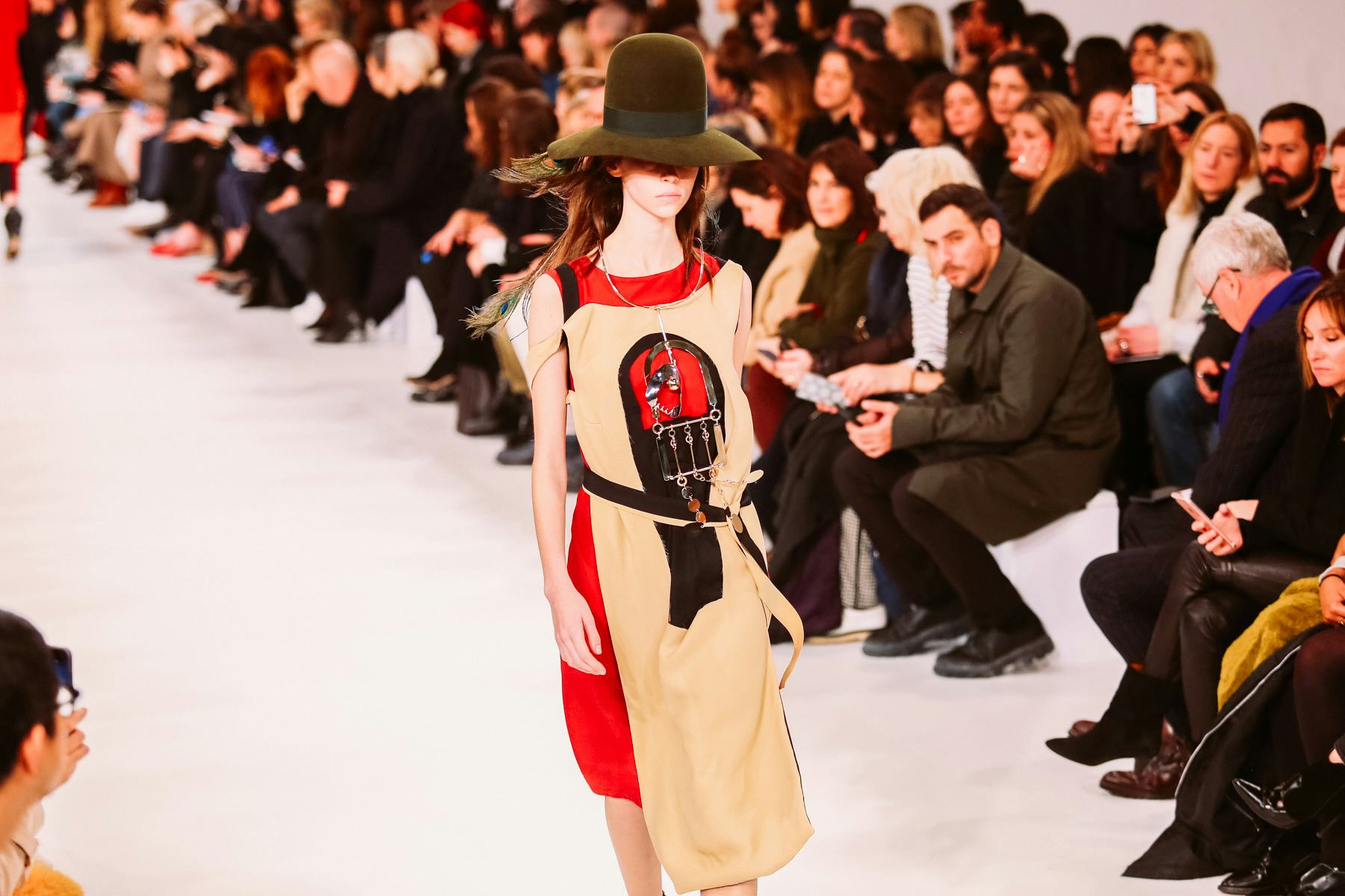 The Latest It Bag Doubles as a Maison Margiela Headdress, According to ...