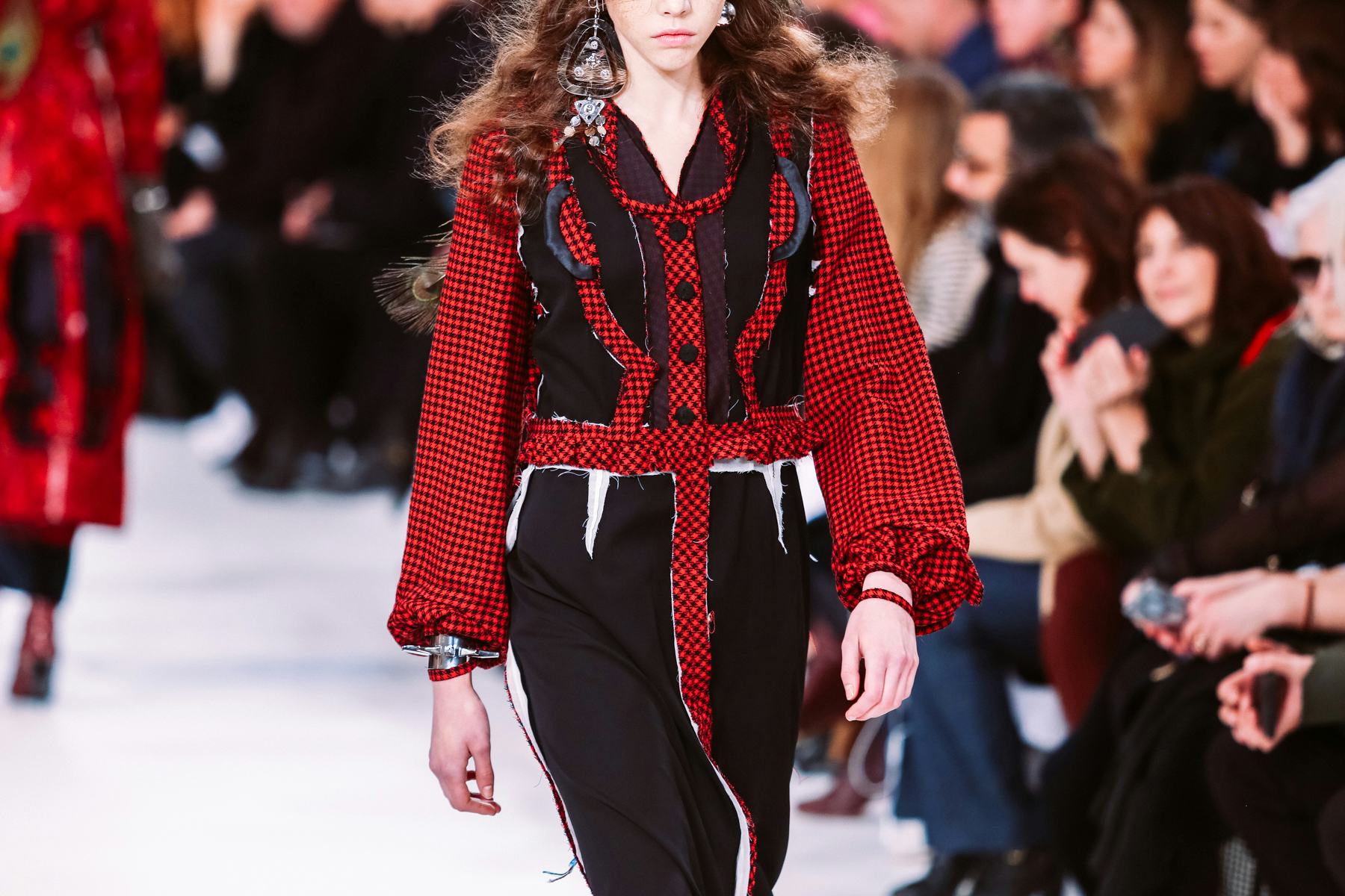 The Latest It Bag Doubles as a Maison Margiela Headdress, According to ...