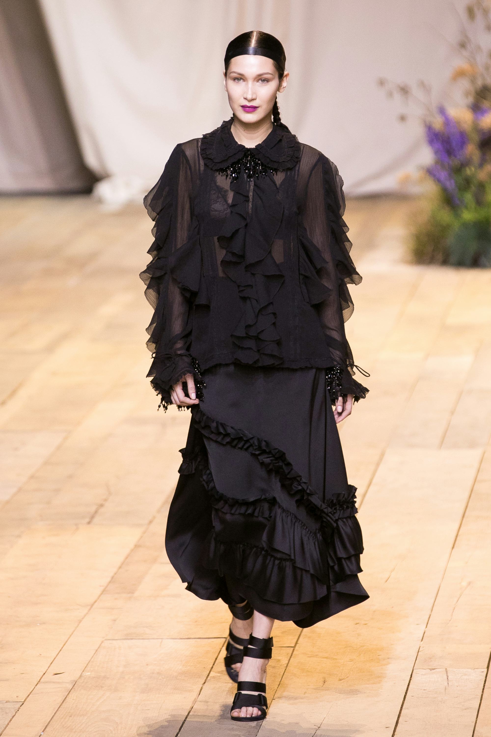 Bella Hadid Is the Runway Queen of Fall 2017 Fashion Week