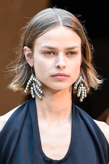 The Best French Girl Hairstyles Straight from the Paris Fashion Week ...